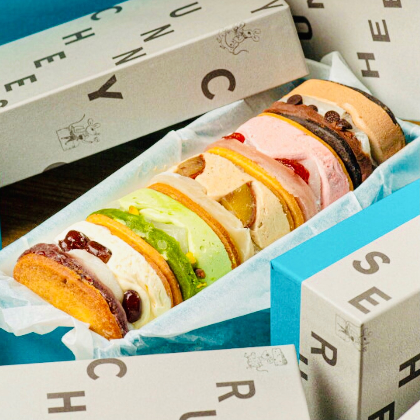 【RUNNYCHEESE】【羽二重5種アソート】ラニーチーズ バターサンド チーズケーキ バターチーズサンド 高級スイーツ お取り寄せ スイーツギフト もち チーズ スイーツ かわいい 可愛い ...