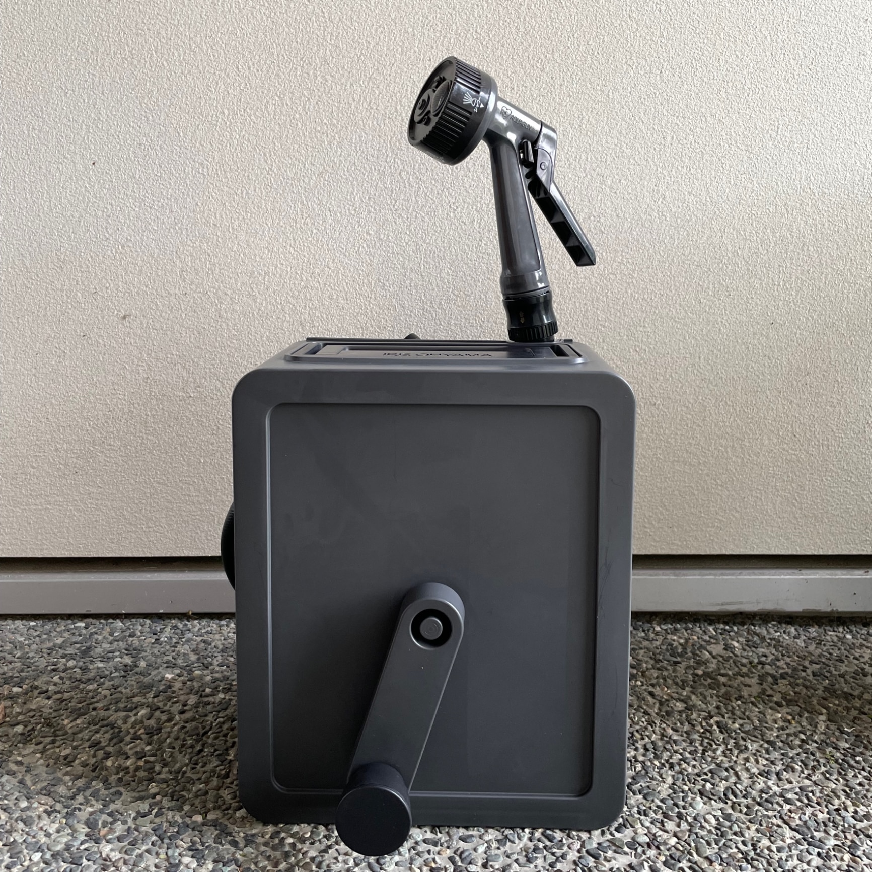 ホースリール 10m アイリスオーヤマ おしゃれ フルカバーコンパクト FCH-10MP 全4色 10m ホース ホースリール 散水ホース 水まきホース フルカバー 水やり 散水 ガーデニング ...