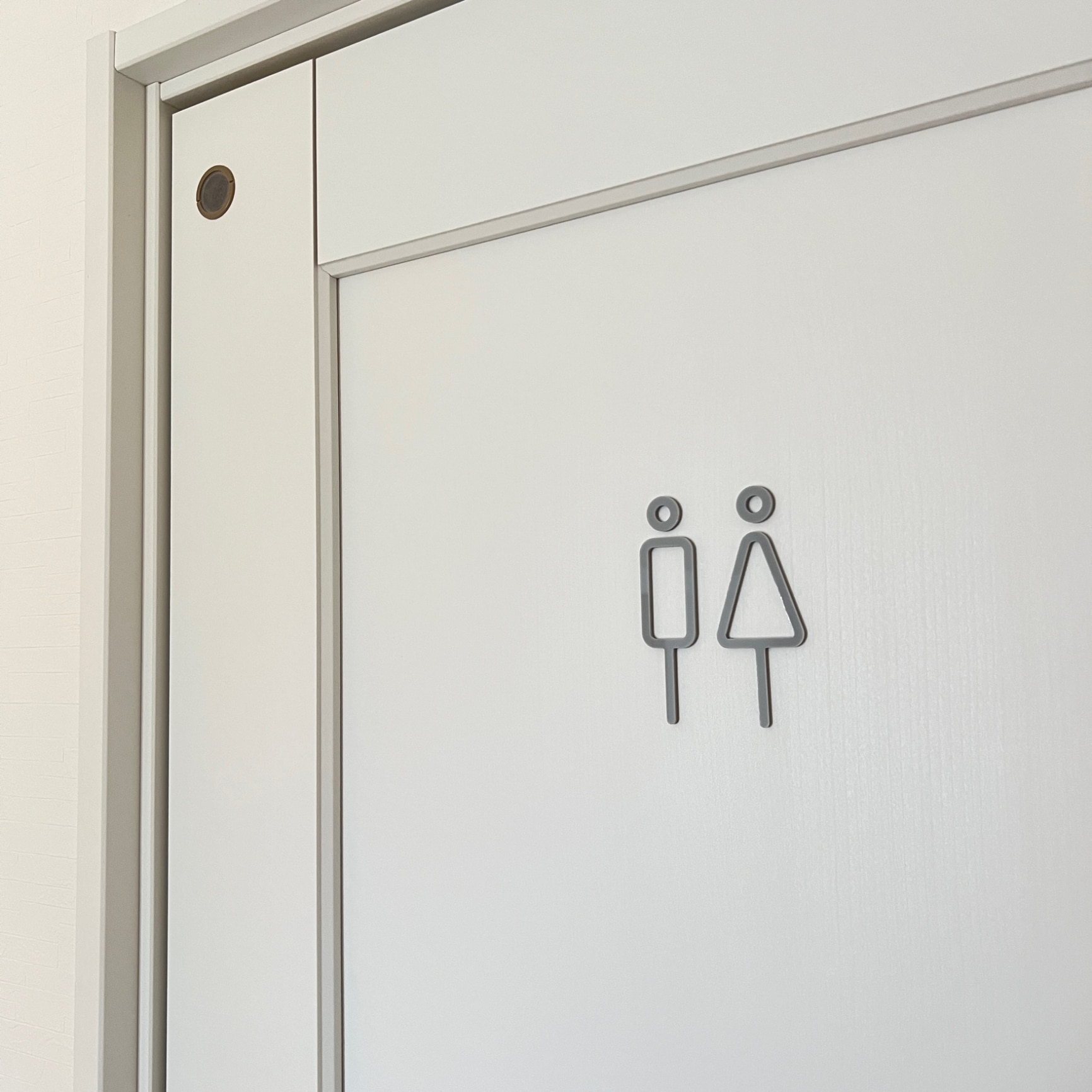 【メール便可】MOHEIM レストルームサイン 2pieces SIGNS サイン (RESTROOM SIGN モヘイム トイレサイン 黒 ...