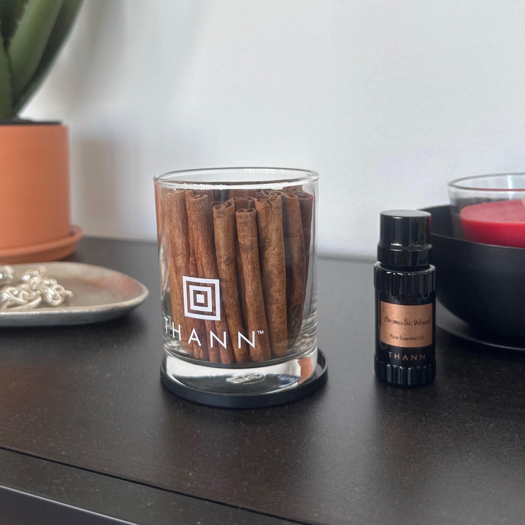 \9/15限定 ポイント5倍／【THANN/タン 公式】エッセンシャルオイル AW 10mL《アロマティックウッド》 ルームフレグランス アロマ ディフューザー ポプリ 水なし 長持ち ...