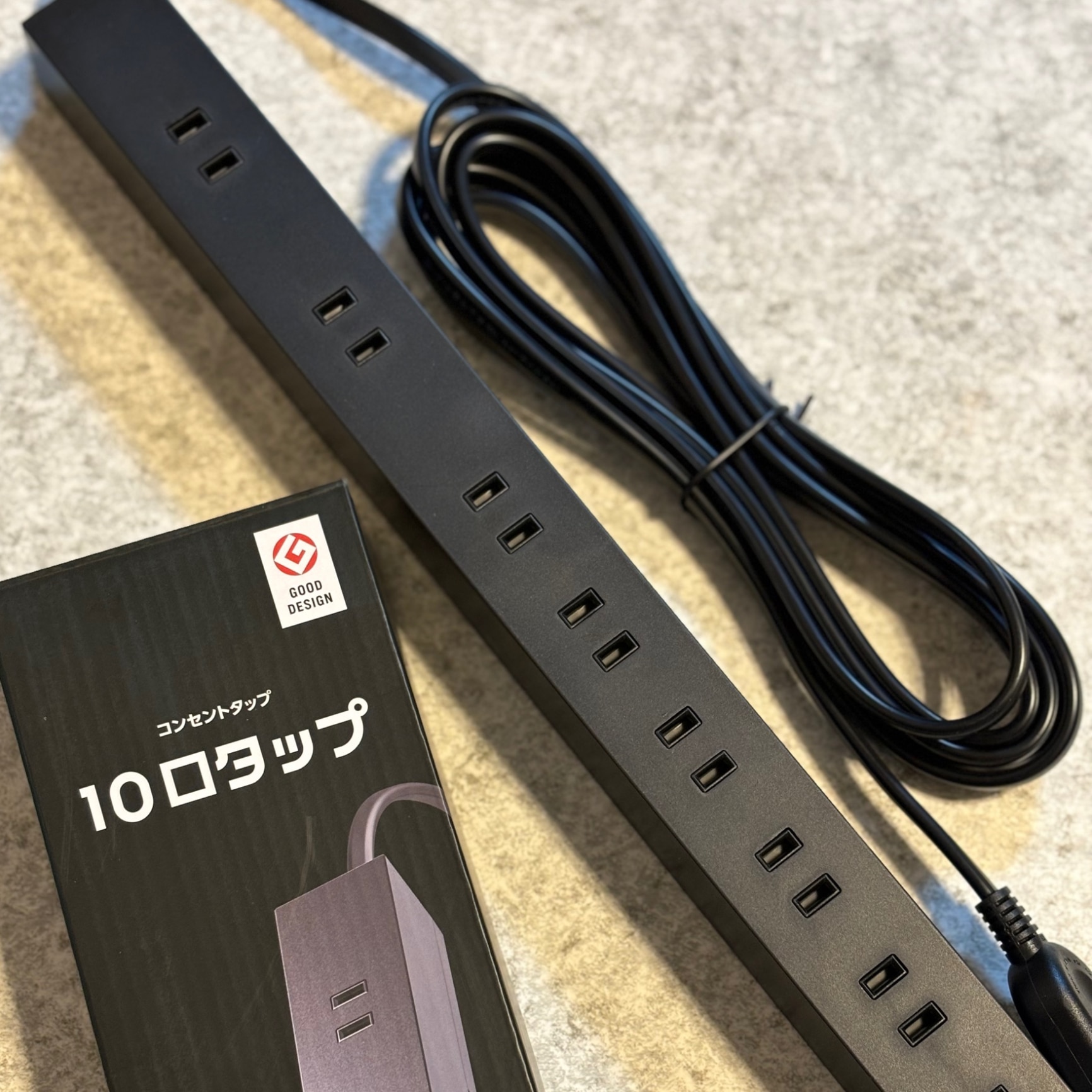 エレコム 電源タップ 10口タップ コードタップ コンセント 延長コード タップ OAタップ 延長ケーブル コード スイッチ無し 10個口 ホコリシャッター付 固定＆吊下可能 3m ブラック ...