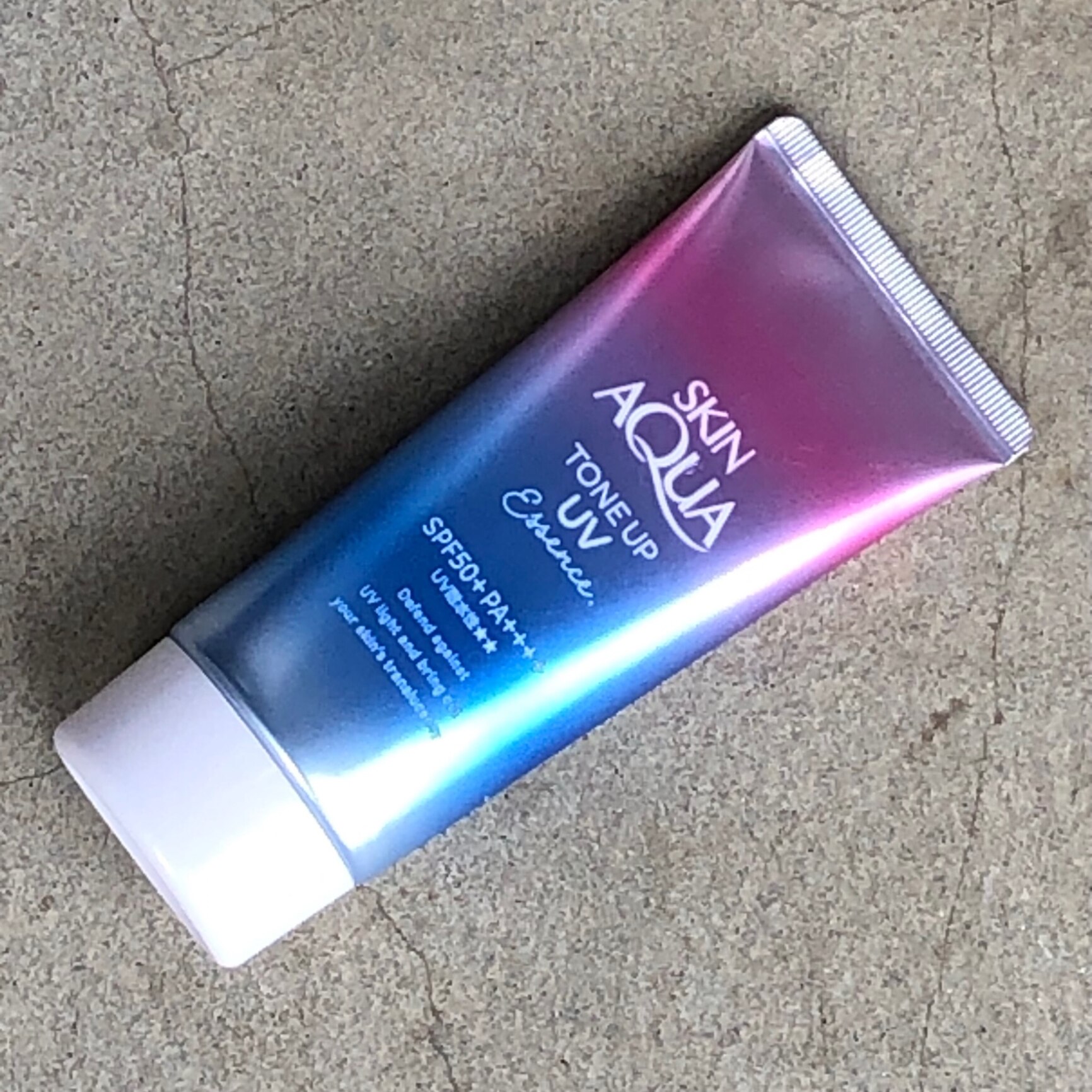 ロート製薬｜ROHTO SKIN AQUA（スキンアクア） トーンアップUVエッセンス （80g） SPF50+/PA++++[日焼け止め] ラベンダー【rb_pcp】