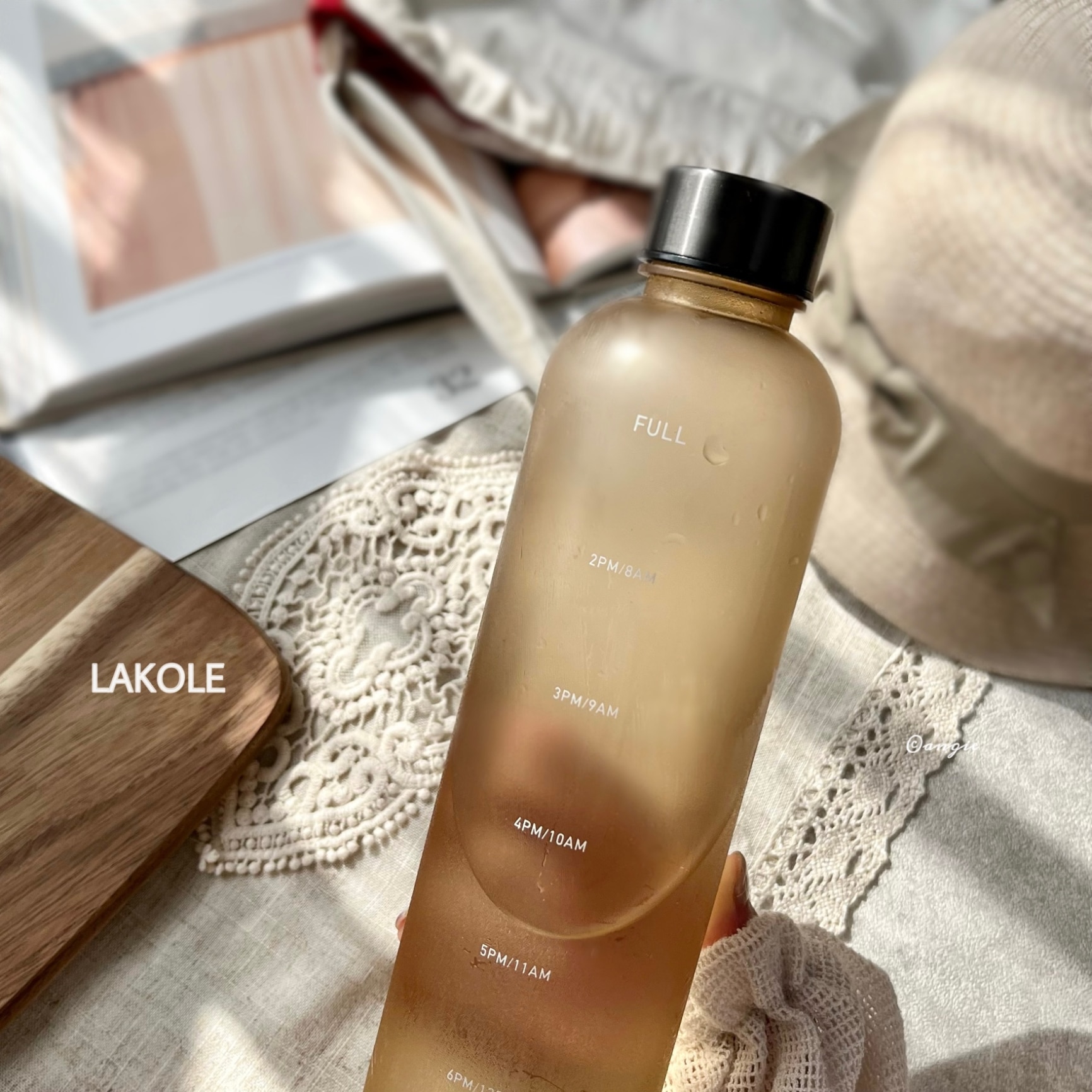 LAKOLE フロストウォーターボトル[1L] ラコレ 食器・調理器具・キッチン用品 水筒・マグボトル グレー ベージュ