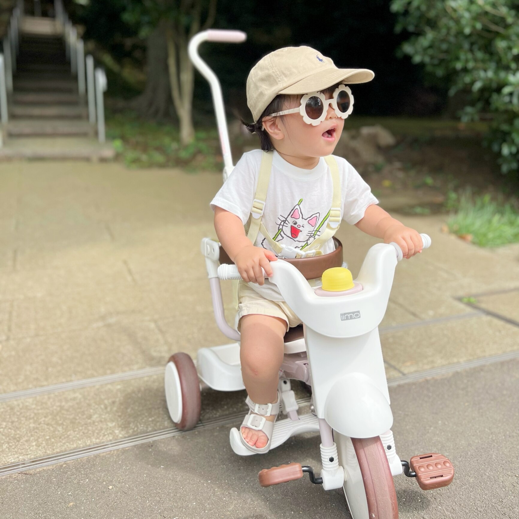 \無料イラスト入りボックス／ iimo TRICYCLE 2 #02 三輪車 おしゃれ かじとり 1歳 2歳 3歳 レッド ブラウン ホワイト 高級 デザイン スタイリッシュ 子供 キッズ ...