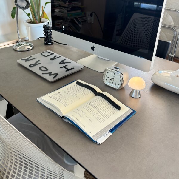 マラソンP10倍！【コクヨ 公式】 本に寄り添う文鎮 鉄製 真鍮製 PW-01D PW-01M MKT-PW02 文鎮 ペーパーウェイト 文ちん 長型 読書 KOKUYO（）