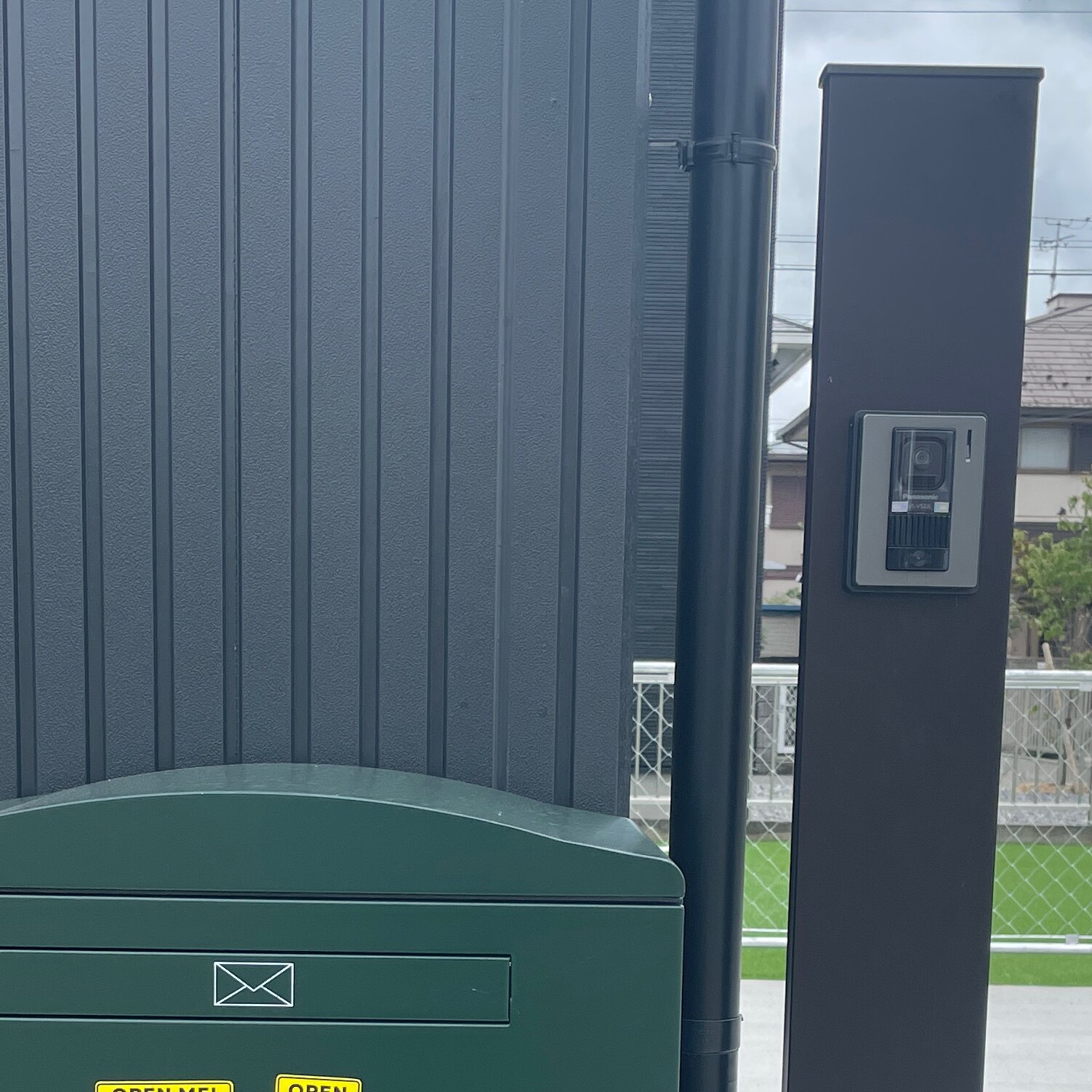 【無料★特典付】門柱 機能ポール YKKap シンプレオポストユニット 1型 照明なし本体ユニット YKK HMB-1 郵便ポスト 郵便受け 別売 機能門柱 おしゃれ シンプル 戸建て 玄関 ...