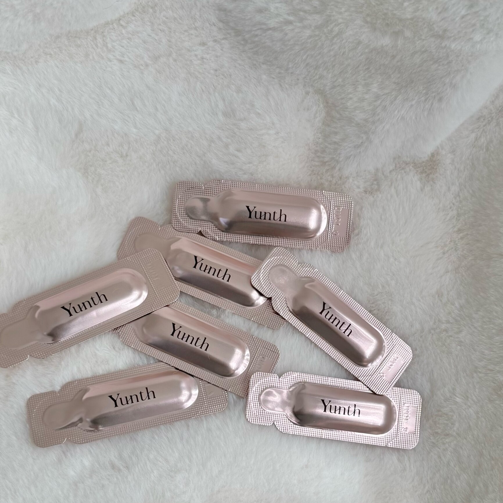 \ご新規様限定50％OFFクーポン／【お試しサイズ】【公式】Yunth 生ビタミンC 美白美容液 1ml×7包（7日分） | 美容液 ビタミンC 導入美容液 先行美容液 ブースター 美白 ...