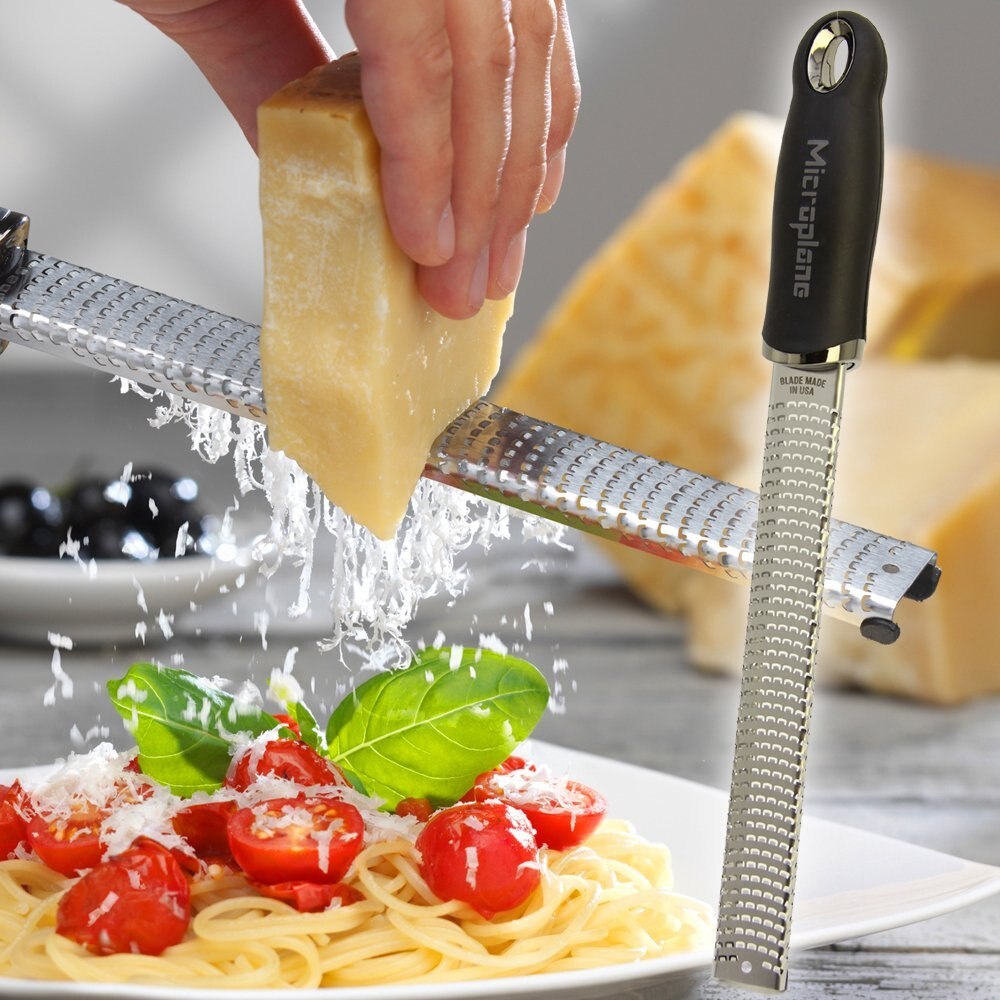 【再入荷！】マイクロプレイン プレミアムシリーズ ゼスターグレーター 【おろし金 / おろし器 / 大根おろし器 / チーズグレーター / 千切り器 / スライサー】【ストライプ】MP ...