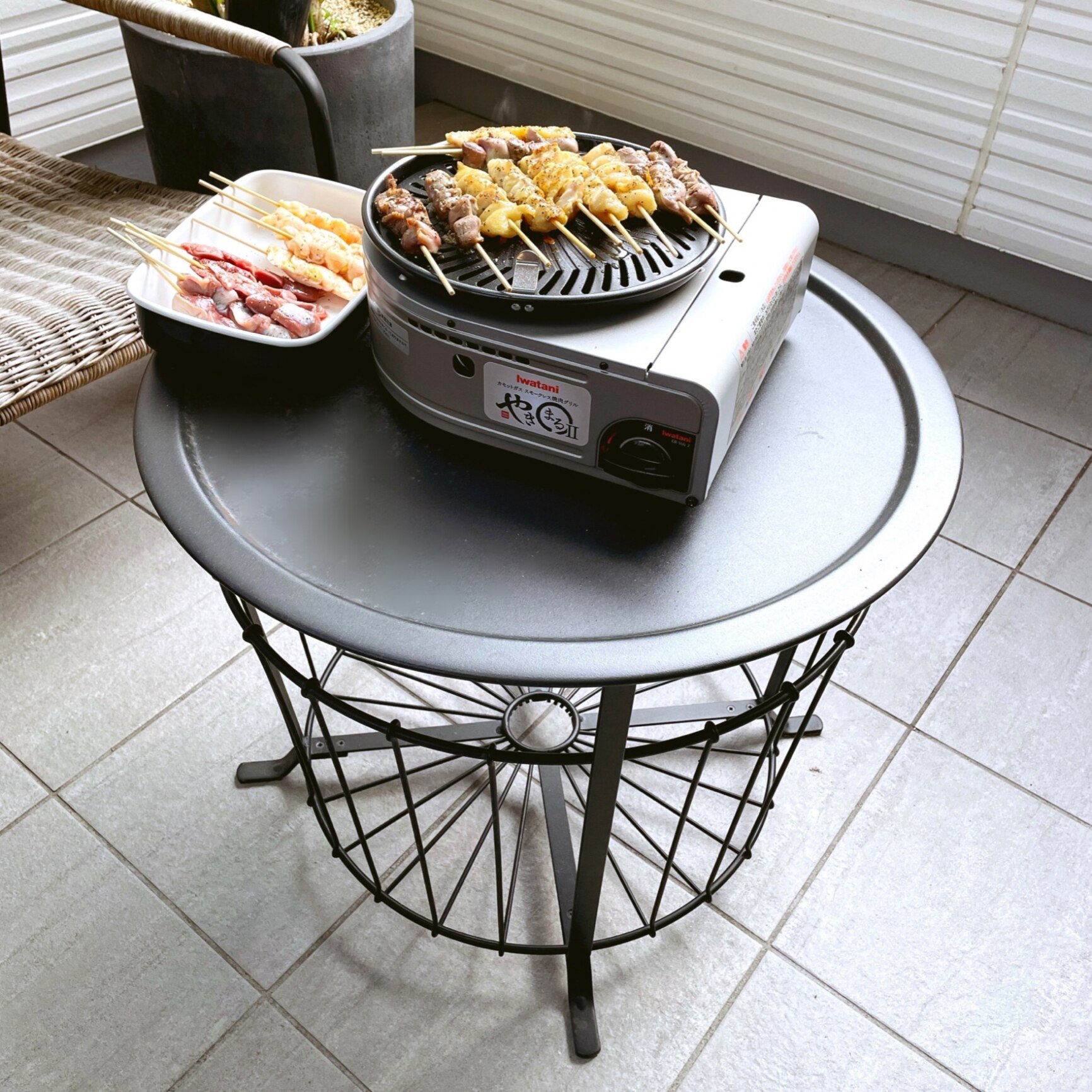 イワタニ スモークレス 焼肉グリル "やきまるII" CB-SLG-2 【CBSLG2】カセットガス 焼肉 ホームパーティ やきまる2 全国送料無料 在庫有