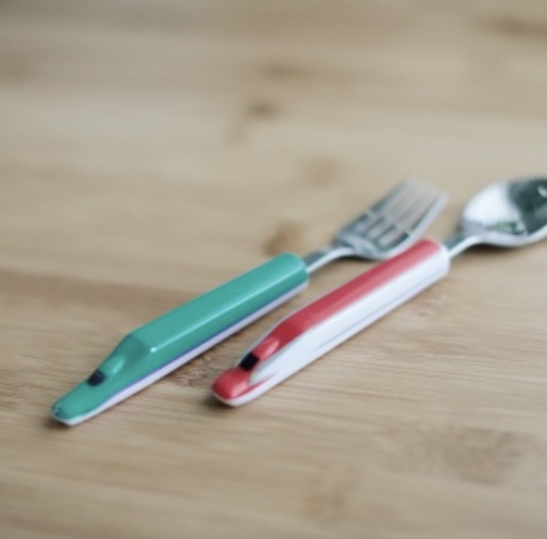 6個以上で送料無料 ハシ鉄 おはしデビュー前のみんなに スプーン フォーク H5系はやぶさ E7系かがやき E6系こまち N700系新幹線 ...