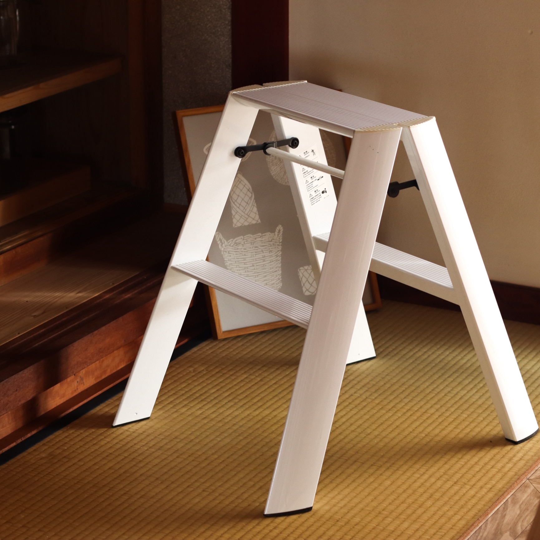 lucano 2-Step ルカーノ ツーステップ メタフィス METAPHYS Step Stool ステップ スツール 94010 2ステップ・2段 カラー：4色 ワンタッチバー機能付 ...