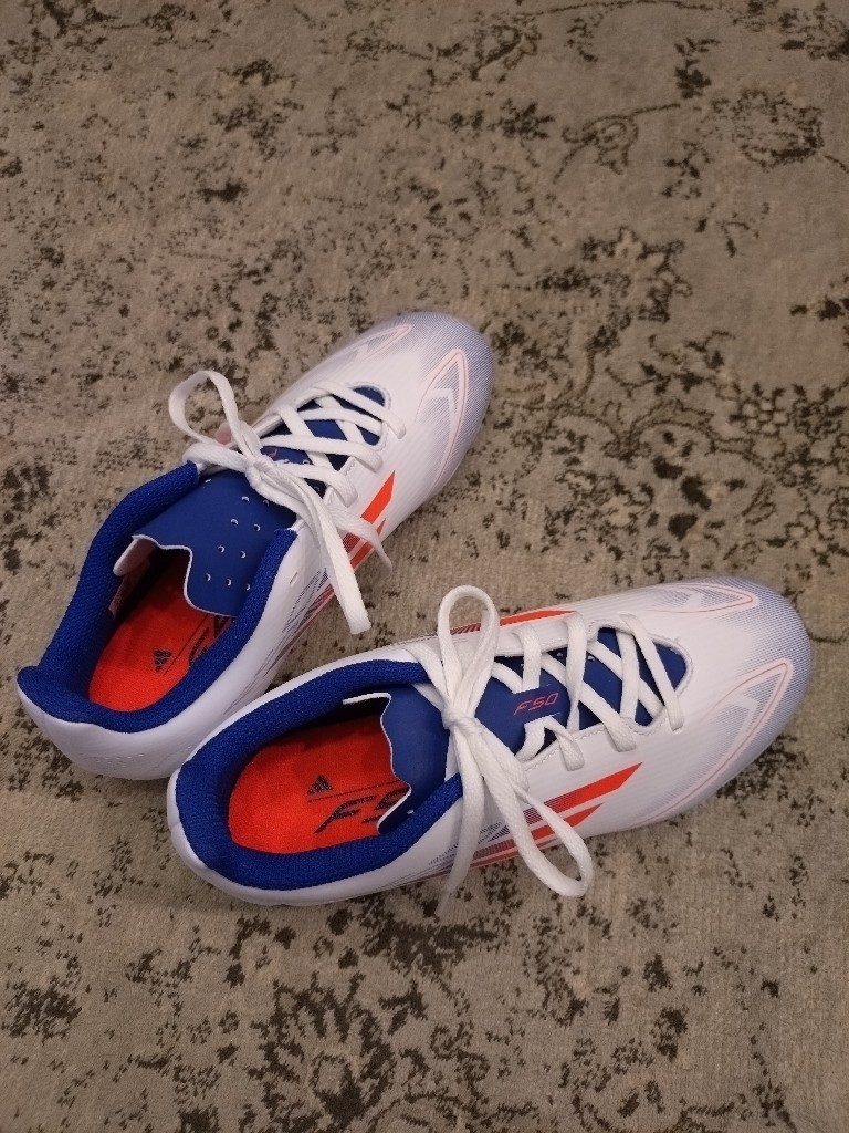 アディダス キッズ F50 CLUB FxG / 各種グラウンド対応 IF1382 ジュニア(キッズ・子供) サッカー スパイクシューズ 2E ...