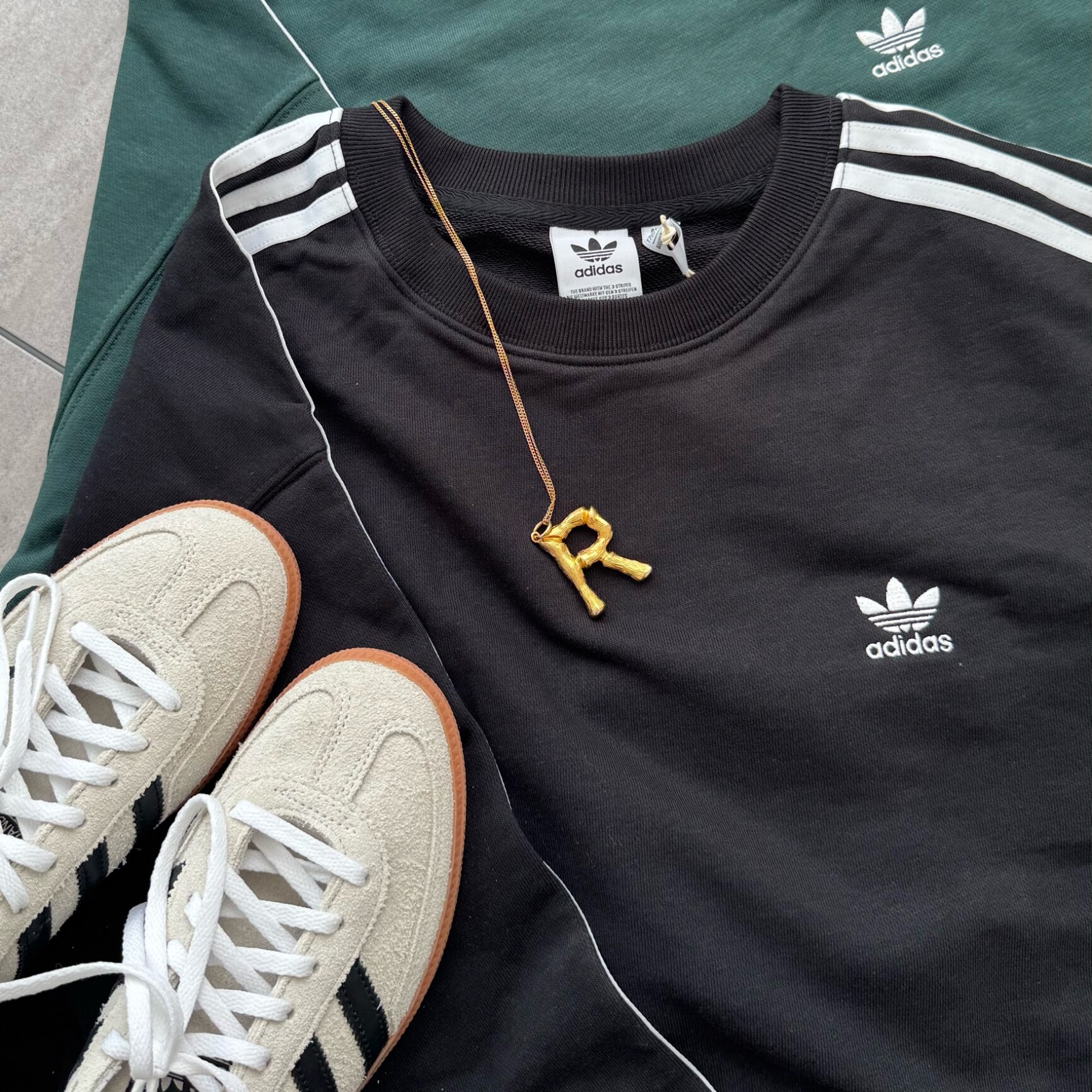 【公式】アディダス adidas 返品可 ライフスタイル スリーストライプス クルーネック スウェットシャツ オリジナルス レディース ウェア ...