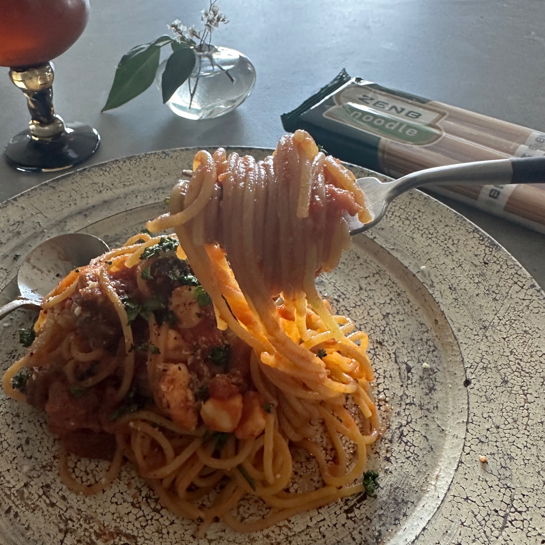 ZENB ゼンブ ヌードル 丸麺 4食 (1袋) 送料無料 パスタ そば ラーメン ｜ 糖質オフ グルテンフリー 糖質制限 糖質コントロール 小麦粉不使用 たんぱく質 食物繊維 低GI ...