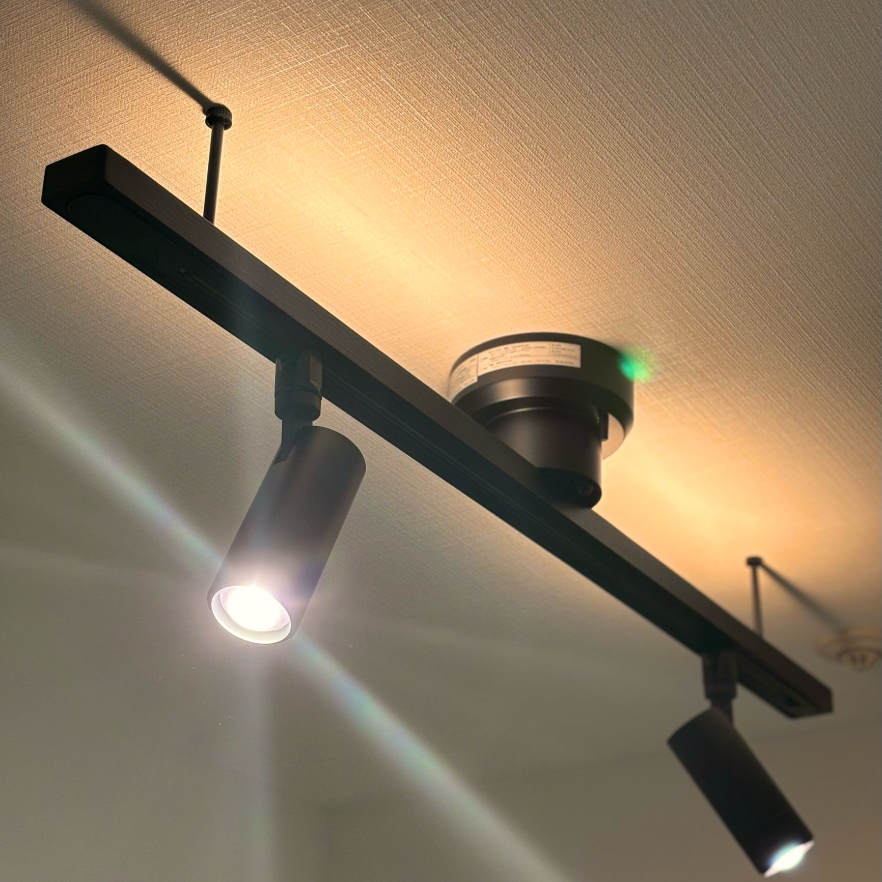 【レビューでプレゼント】LIGHTING DUCT RAIL with LED 003363 簡易取り付け照明用ダクトレール LEDライト付き ...