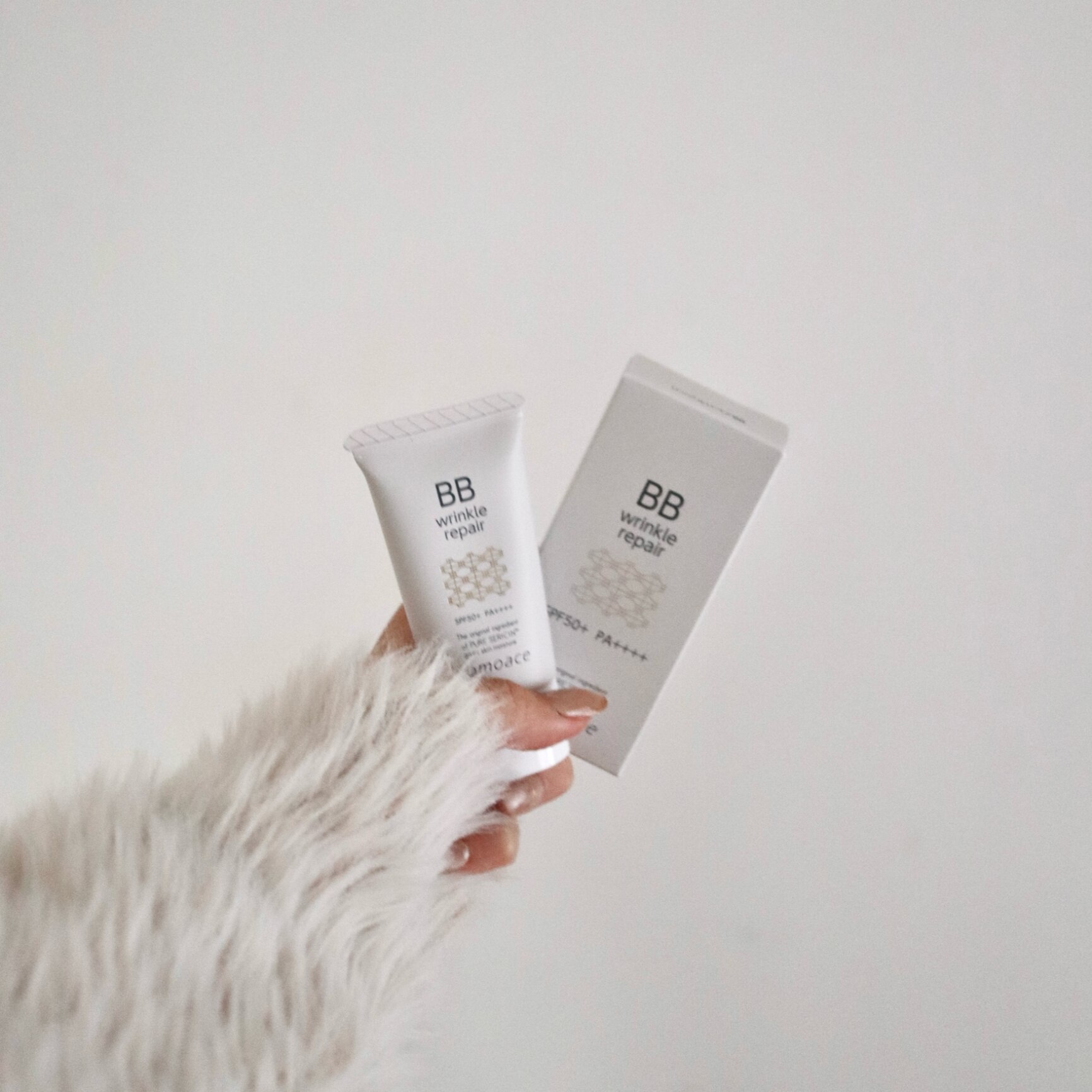 【BBクリーム】コモエース リンクルリペアBB｜30g｜SPF50+ PA++++｜ベスコス受賞 薬用 医薬部外品 ナチュラル色 カバー力 素肌感 しわ シミ 無添加 アレルギーテスト済 無 ...