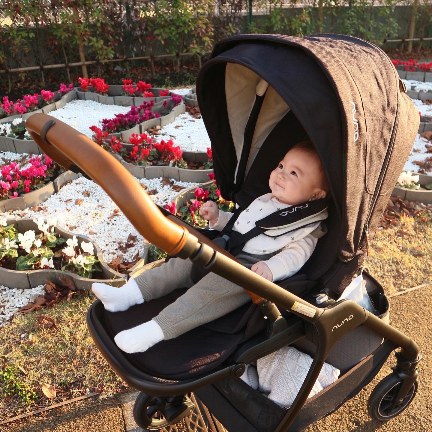TRIV （ トリヴ ）ブラックフレームベビーカー 両対面式 nuna NUNA ヌナ katoji KATOJI カトージ