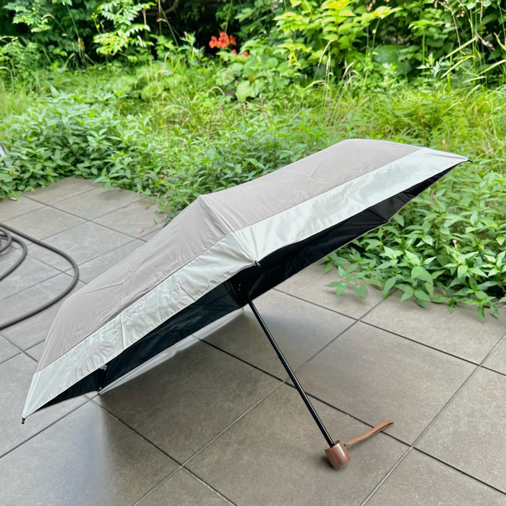 【7/11 09:59まで クーポンで4455円】日傘 折りたたみ 完全遮光 超軽量 195g 親骨50cm【遮光率100%・UV遮蔽率99.9%以上】1級遮光 晴雨兼用傘 遮光傘 UVカット ...