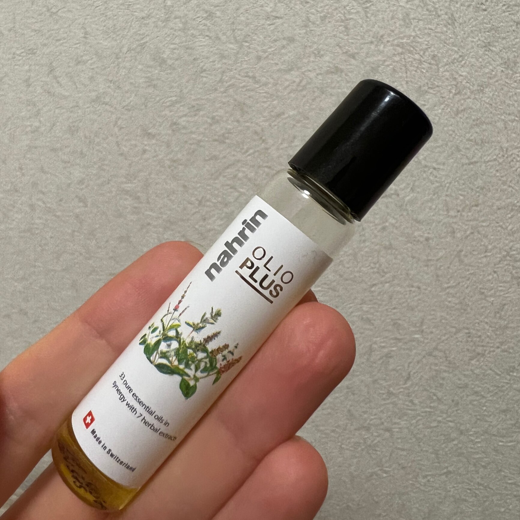 【公式】nahrin ナリン ハーブオイル33＋7 ロールオン 10mL 1本 | ユーカリ ミント オレンジ レモン ラベンダー カモミール ジャスミン アロマ 柑橘 頭痛 肩こり 携帯用 ...