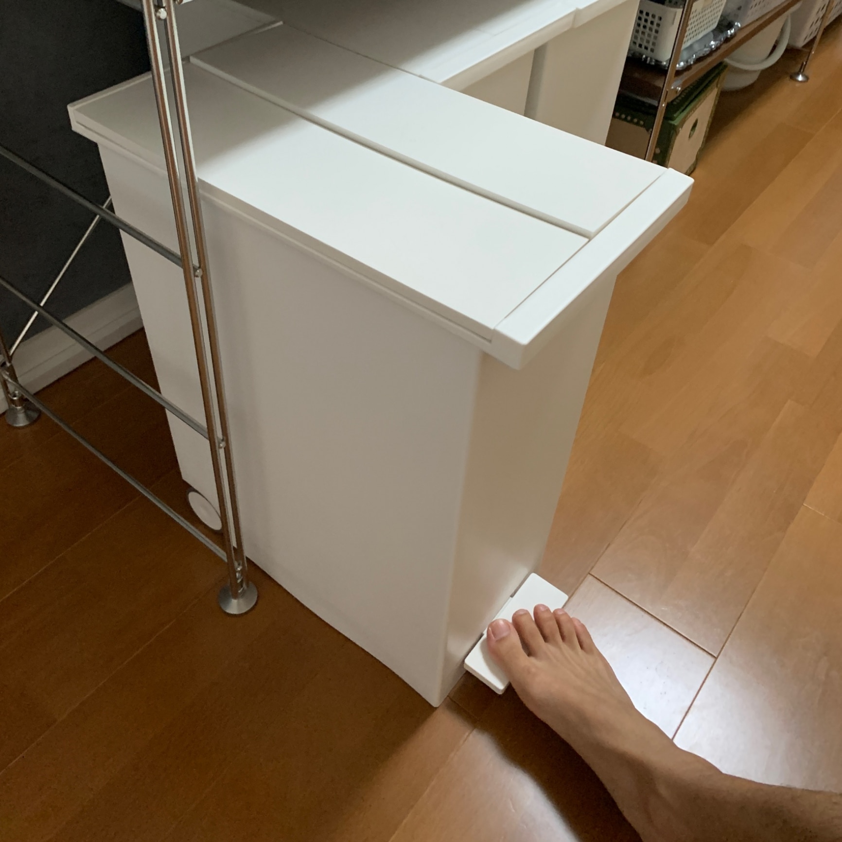 【KEYUCA公式店】ケユカ KEYUCA両開きダストボックス L（27L）ゴミ箱 ホワイト ブラック[観音開き ペダル式 シンプル ダストボックス キッチン スリム 左右に開く フタ付き 蓋 ...