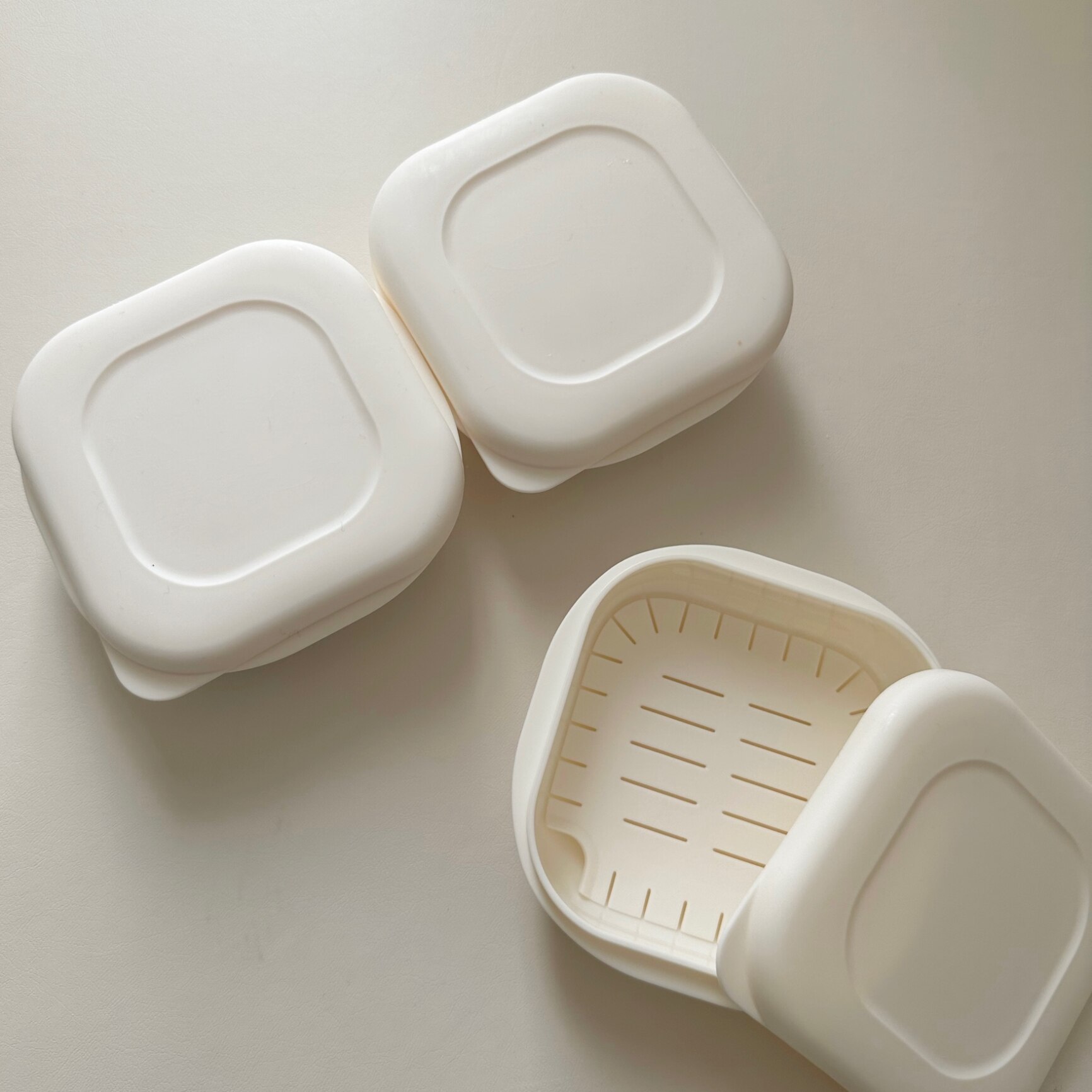 マーナ K748W 約180g×2 (2個入り) 極 冷凍ごはん 容器 ホワイト 一膳分 送料無料 【SK14813】