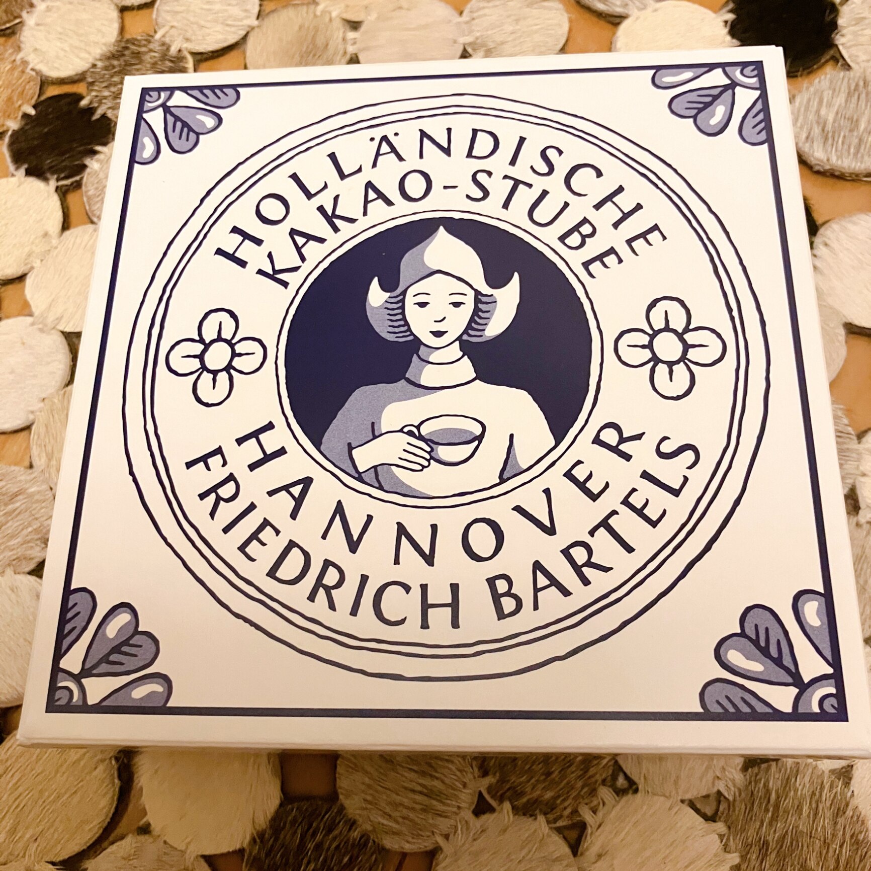 ホレンディッシェ・カカオシュトゥーベ バウムクーヘンS 360g 1個入り お菓子 洋菓子 noix de beurre お礼 プレゼント ギフト 父の日 お中元