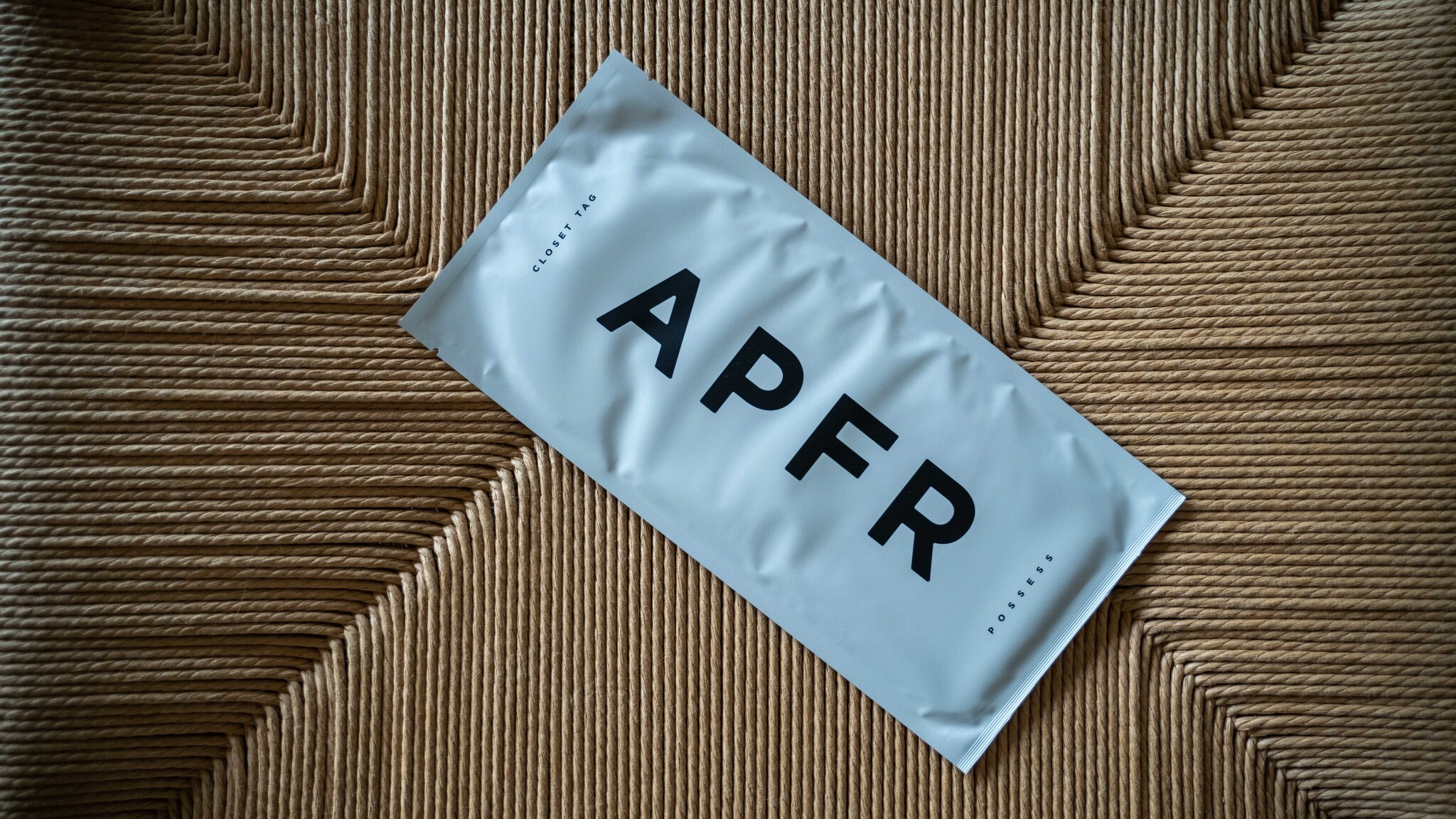 APFR アポテーケフレグランス クローゼットタグ エアーフレッシュナー ドアノブ クローゼット タオルハンガーなどに 吊り下げ 芳香剤 部屋 プレゼント ギフト CLOSET TAG ...