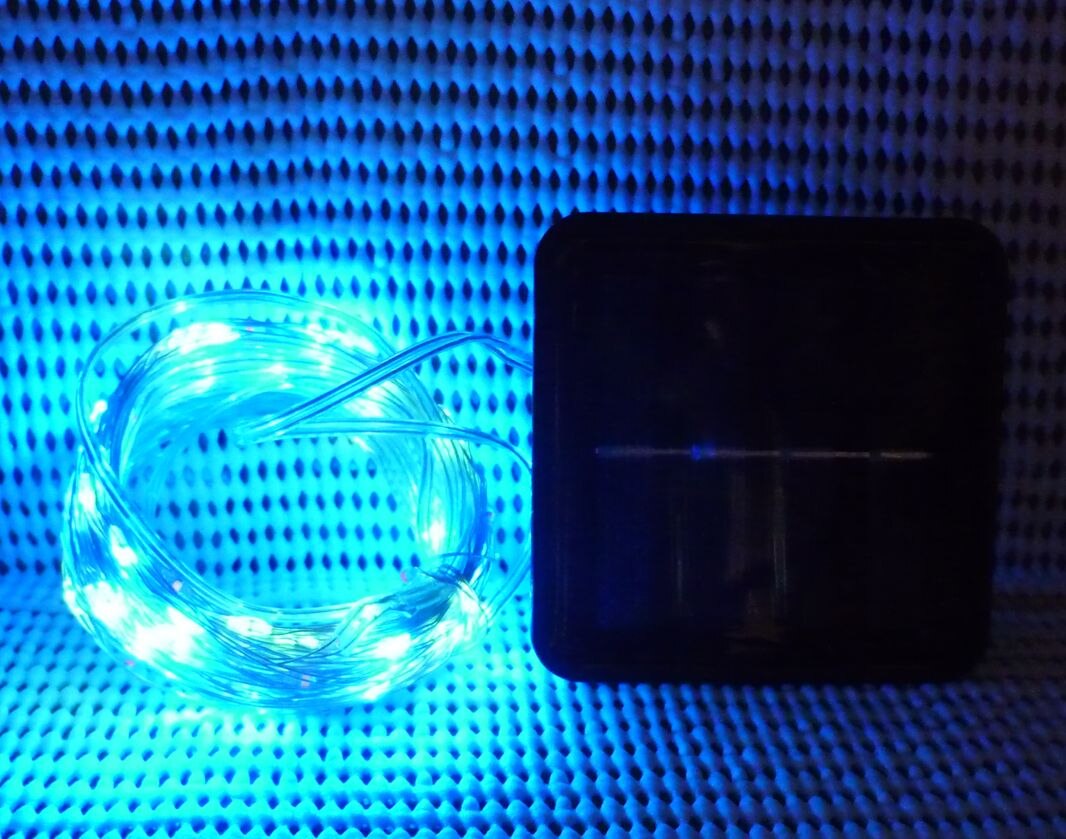 vviho ソーラーイルミネーションライト 100電球 10M IP65防水仕様 選べる8パターン点灯 屋外 室内 正月 結婚式 誕生日 パーティー クリスマス 飾り (レインボー4色 10m ...