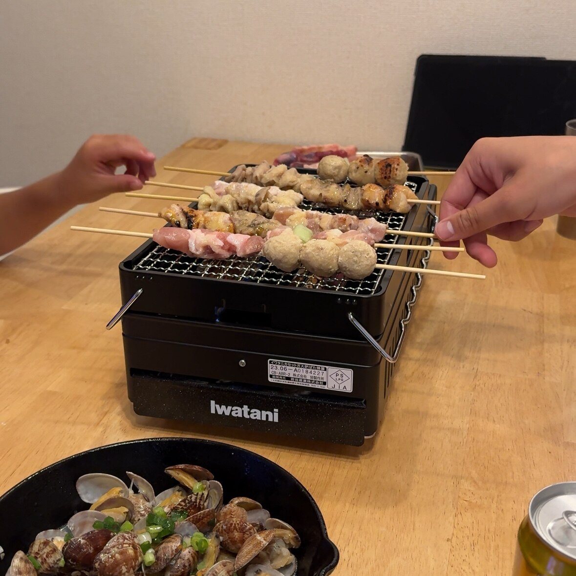 イワタニ 炉ばた焼器 炙りやII CB-ABR-2【CBABR2】ブラック カセットガス 焼き鳥 網焼き 串焼き 海鮮焼き 炉ばた大将 全国送料無料 在庫有