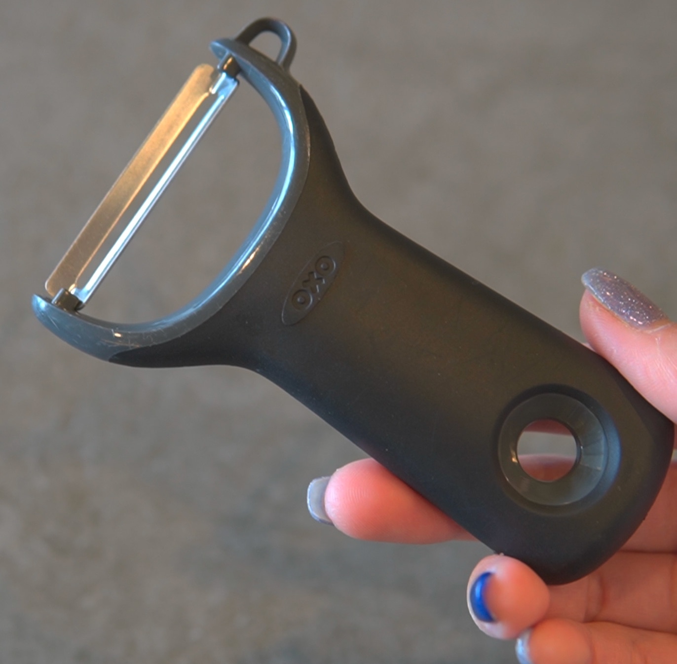 【365日出荷】 ピーラー 皮むき器 シンプル 野菜 皮むき 芽取り 下ごしらえ 調理器具 ステンレス刃 OXO オクソー Y型ピーラー ブラック おしゃれ 食洗機対応 キッチン用品 ミニ ...