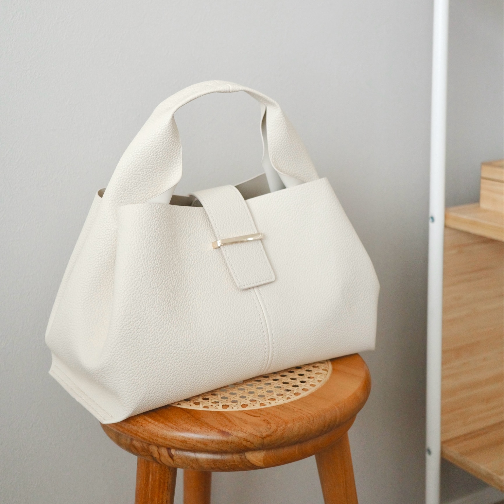 VIS 【復刻/WEB限定】【軽量】フロント金具エアリーソフトバッグ ビス バッグ ハンドバッグ ベージュ ホワイト ブラック【送料無料】