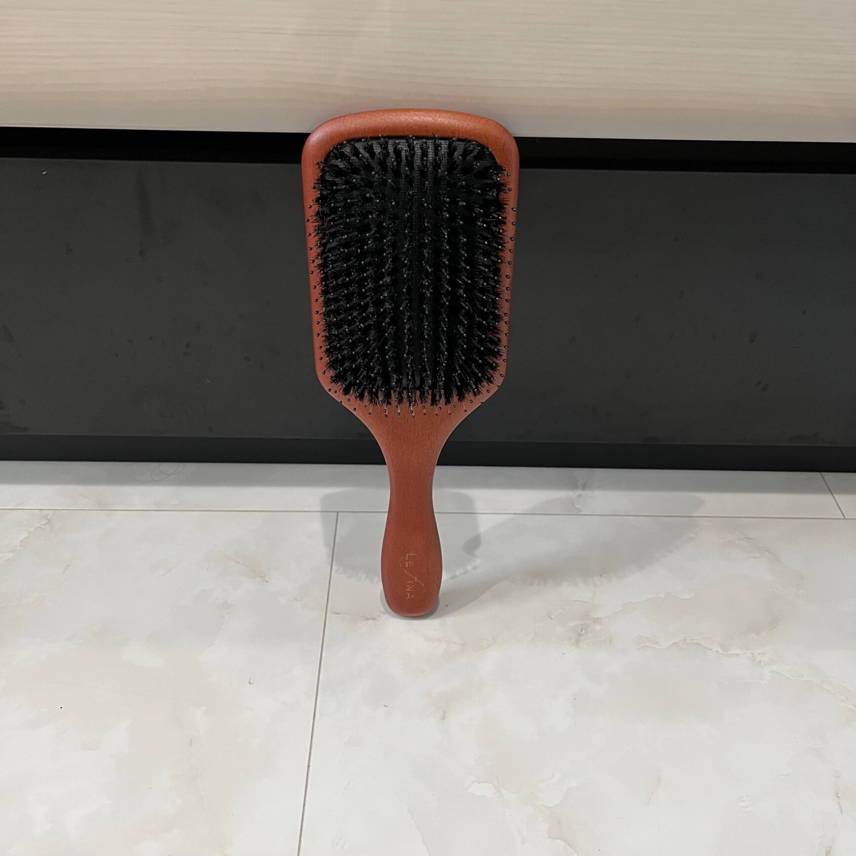 【母の日に★楽天100冠／レビュー1万件突破／ヘッドスパニスト監修】Lefina(R)公式 ヘアブラシ 豚毛 パドルブラシ 獣毛 ヘッドスパ クシ ブラシ 髪の毛 サラサラ くし 頭 櫛 髪 ...