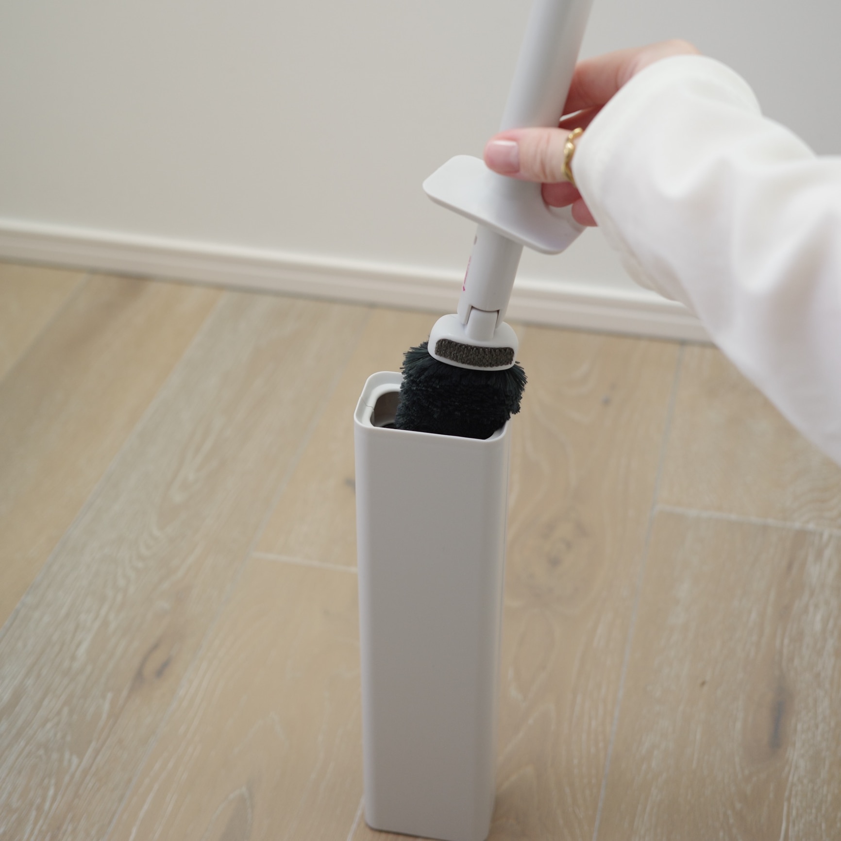 【メディア紹介】 トレループ プレミアム ホコリ取り 時短 ケース付き プレミアム ハンディ 伸縮 床 階段用 ブラック グレー 家電 家具 ...