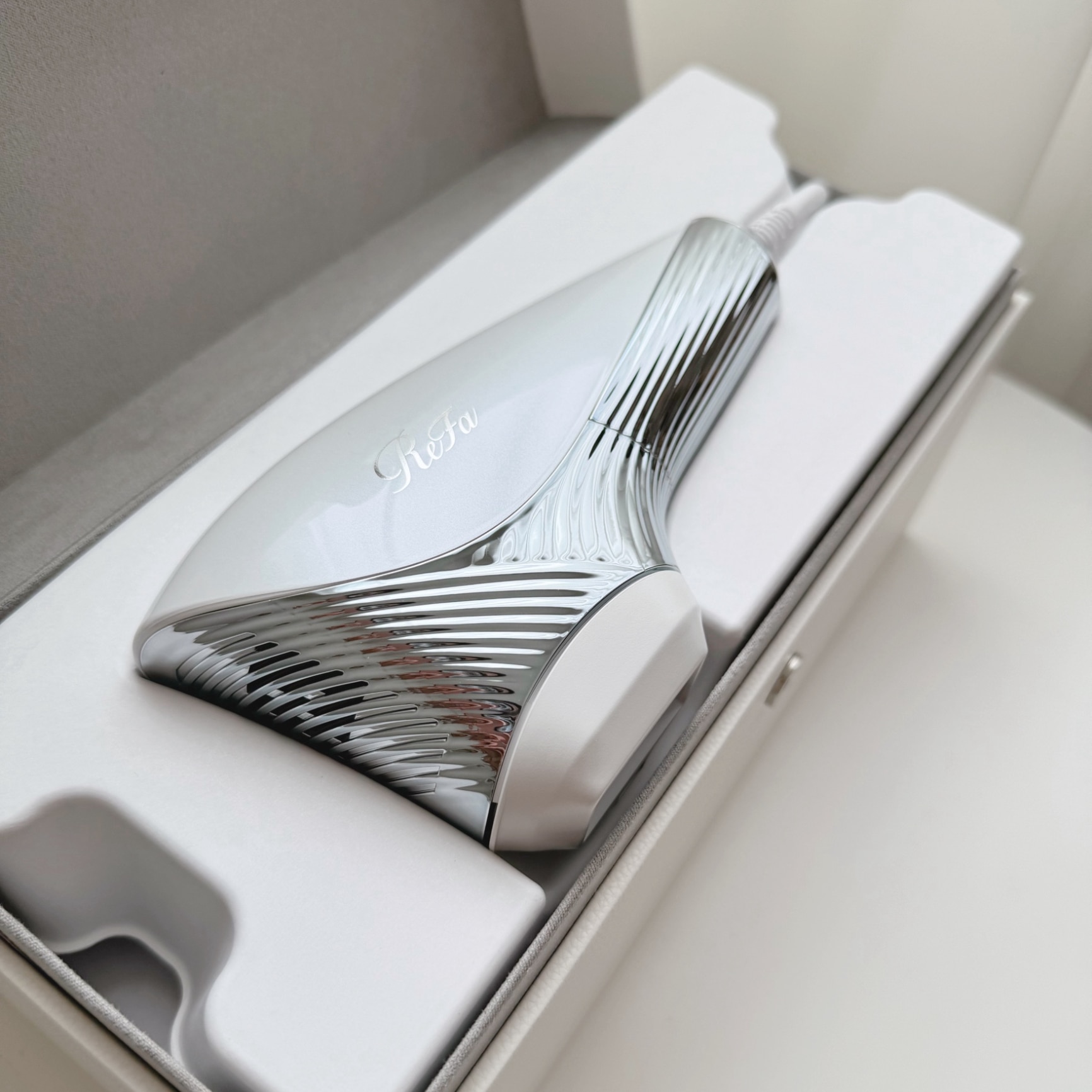 \ポイント10倍！ ハイパワー／ リファ 光美容器 ムダ毛 美肌 最新 ReFa 公式 エピ ダブル ReFa EPI W 最高峰 レベル ハイパワー ツルスベ ボディケア VIO 顔 脇 ...