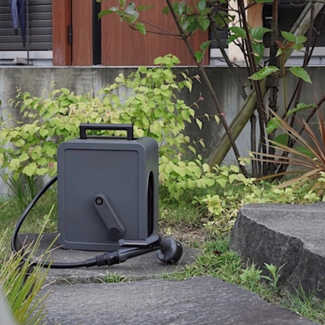 【2年保証付き】ホース アイリスオーヤマ ホースリール 10m/15m/20m フルカバーホースリール コンパクト 軽量 園芸 ガーデン スリム おしゃれ ガーデニング 庭 水やり 洗車 黄砂 ...