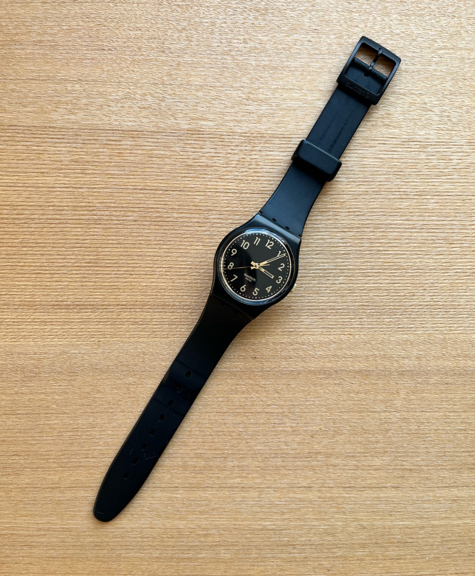 正規品 swatch (スウォッチ) 腕時計 メンズ レディース GENTシリーズ GOLDEN TAC 光るゴールドインデックス ...