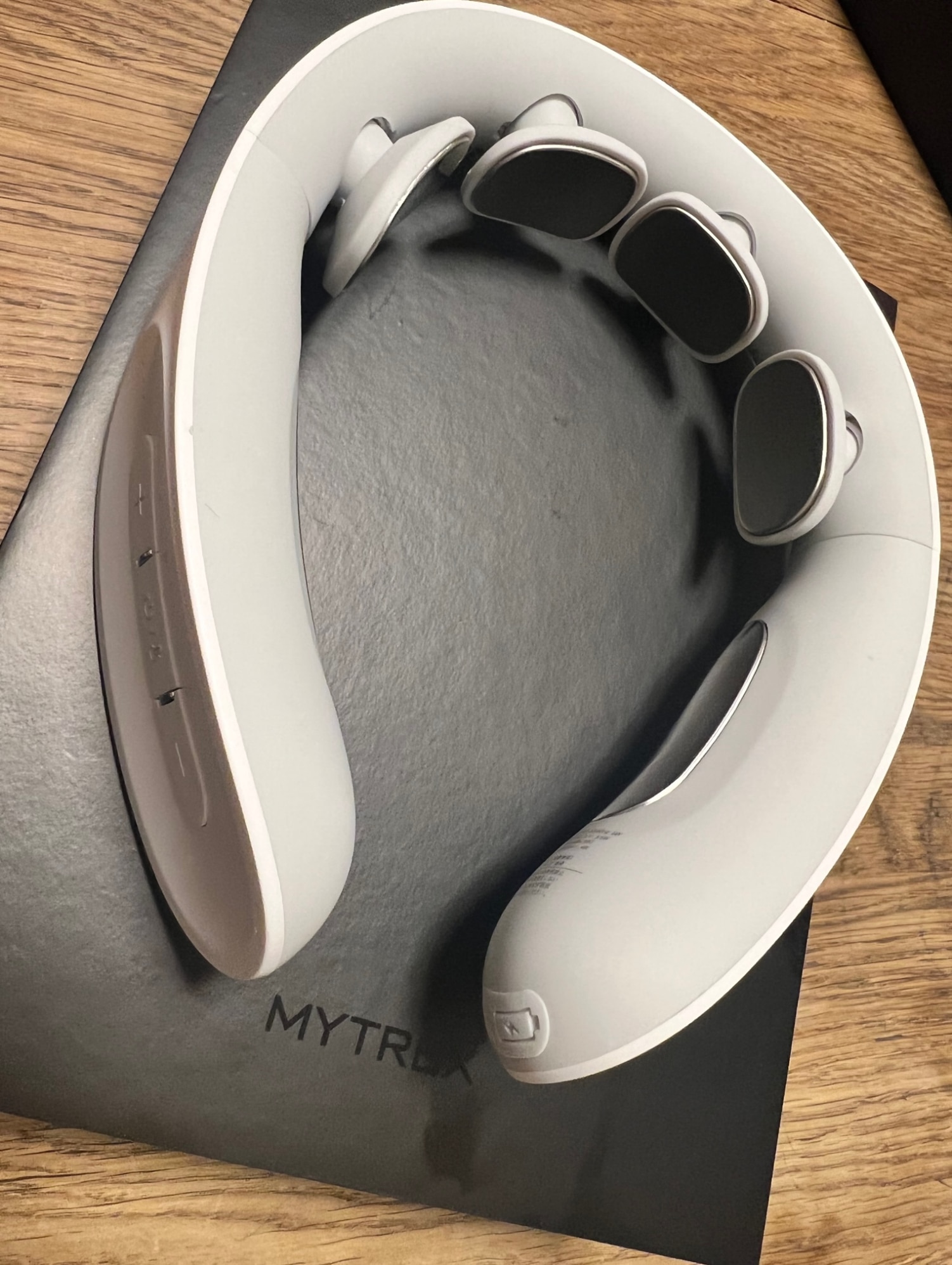 【10/24 20:00から 10％OFFクーポン＋P10倍！】肩こり 首 マッサージ器 ネックマッサージャー【MYTREX公式】低周波×温感 首まわり360°徹底治療 管理医療機器 ...