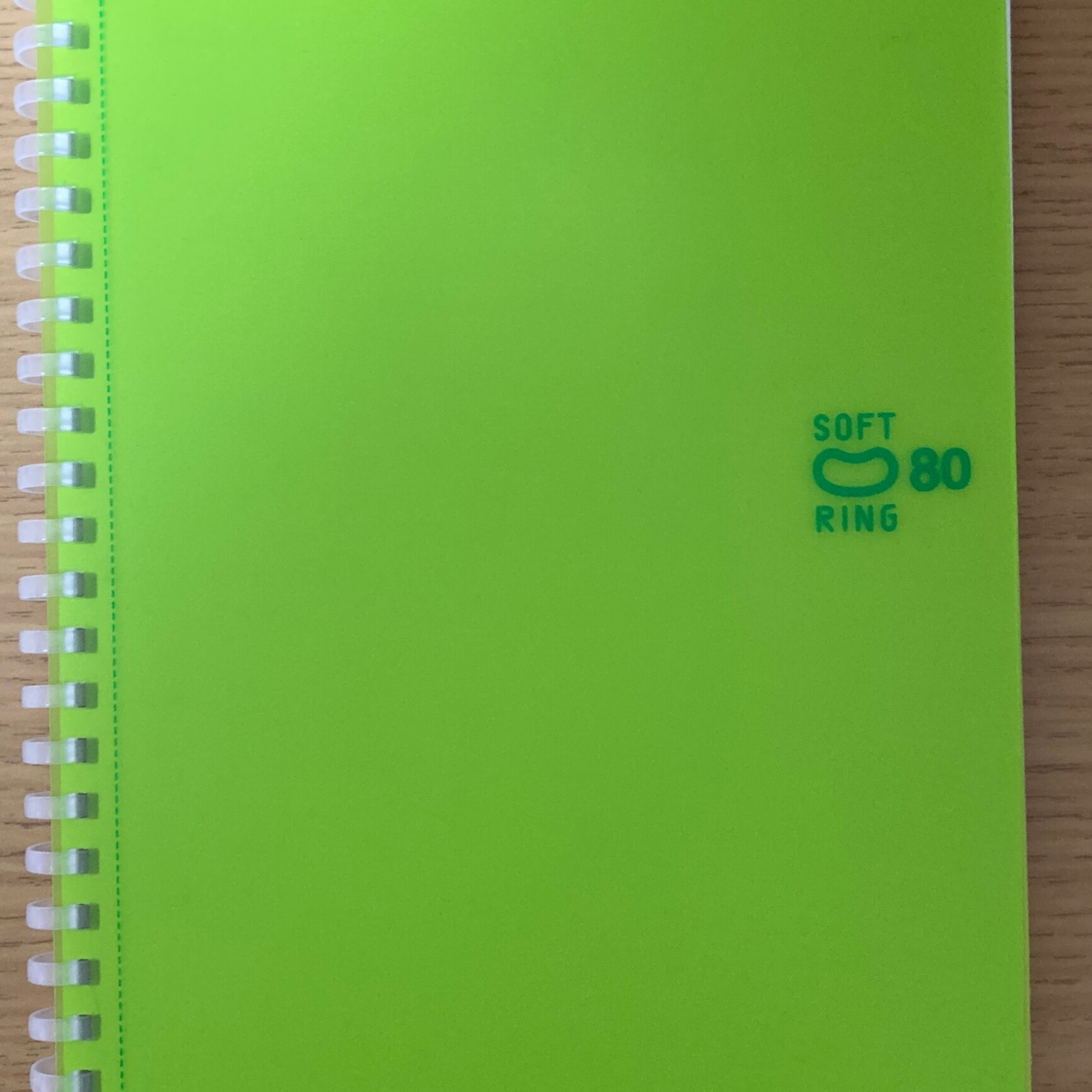 【A5サイズ】ソフトリングノートカラフル ス-SV338 80枚 中紙寸法：210×148mm SOFTRING カットオフタイプ ...