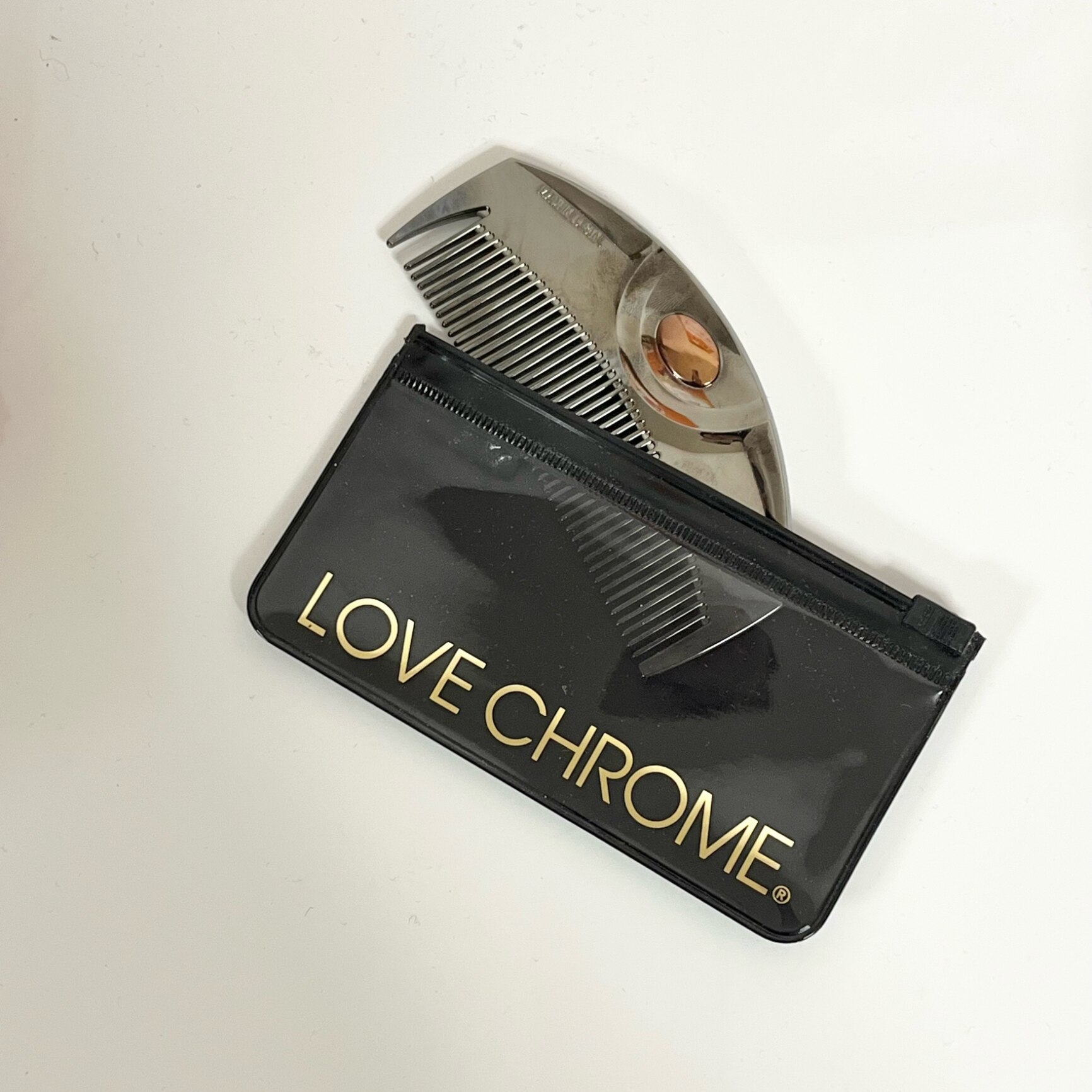 【公式】ラブクロム (R)PGツキ プレミアムブラック 美髪コーム くし クシ LOVECHROME PG TSUKI Premium Black とかすだけでさらツヤ髪へ ダメージレス ...