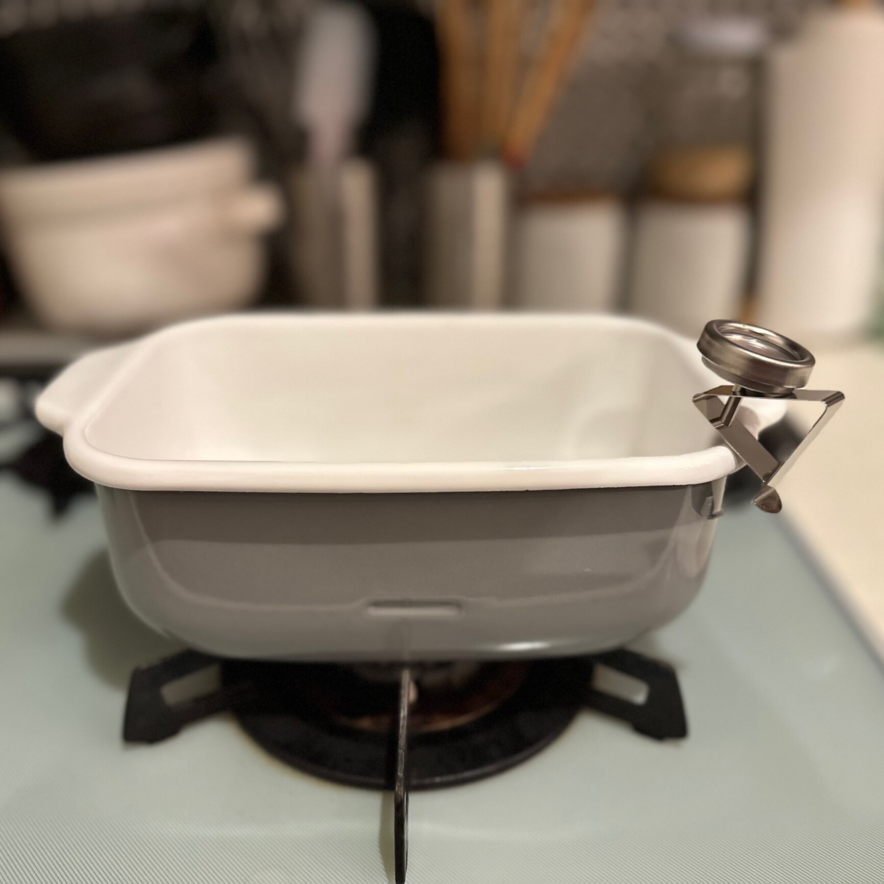 1/24-1/27 最大100％ポイントバック [選べる特典付き] 富士ホーロー 角型天ぷら鍋 IH対応 温度計付き 揚げ網 バット付き TP-20K.W .LG.VA【天ぷら鍋 ホーロー ...