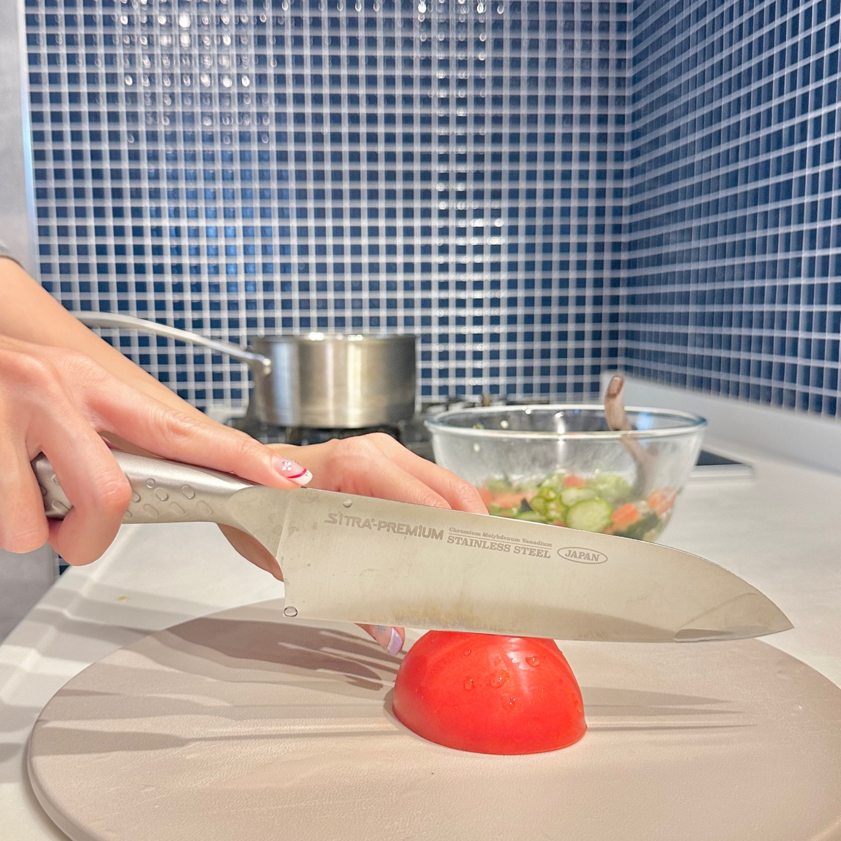 包丁 三徳包丁 日本製 刃渡 180mm\プレミアム／ 錆びにくい ステンレス 一体型 人気 の SiTRA シトラ ブランド! おしゃれ 新 ...