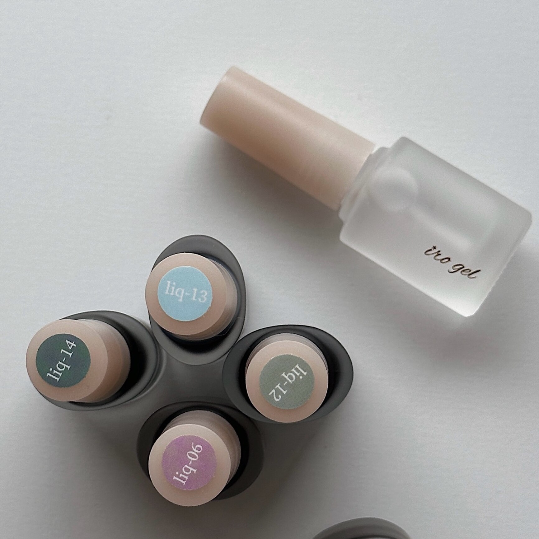 irogel ブルーミングリキッド 全18色 約5ml入り ジェルネイル ネイル セルフネイル ニュアンスネイル