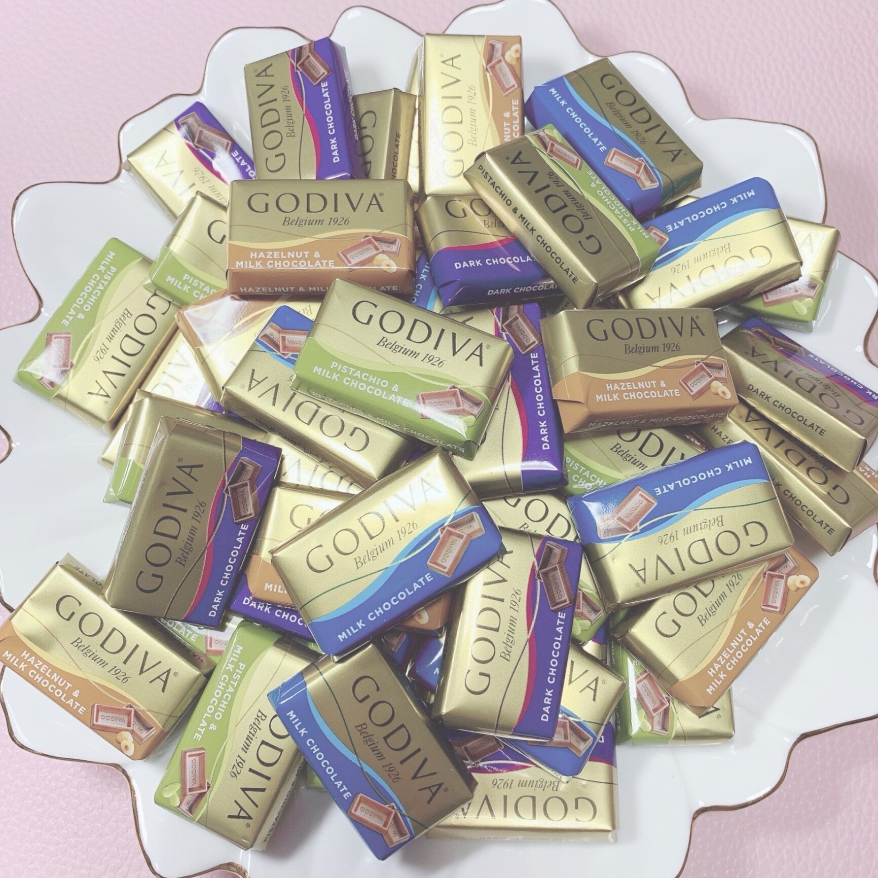 ゴディバ ナポリタン 225g 4種アソート 板チョコ GODIVA ばらまき 個包装 人気 高級 チョコレート 大容量 お得 コストコ 送料無料