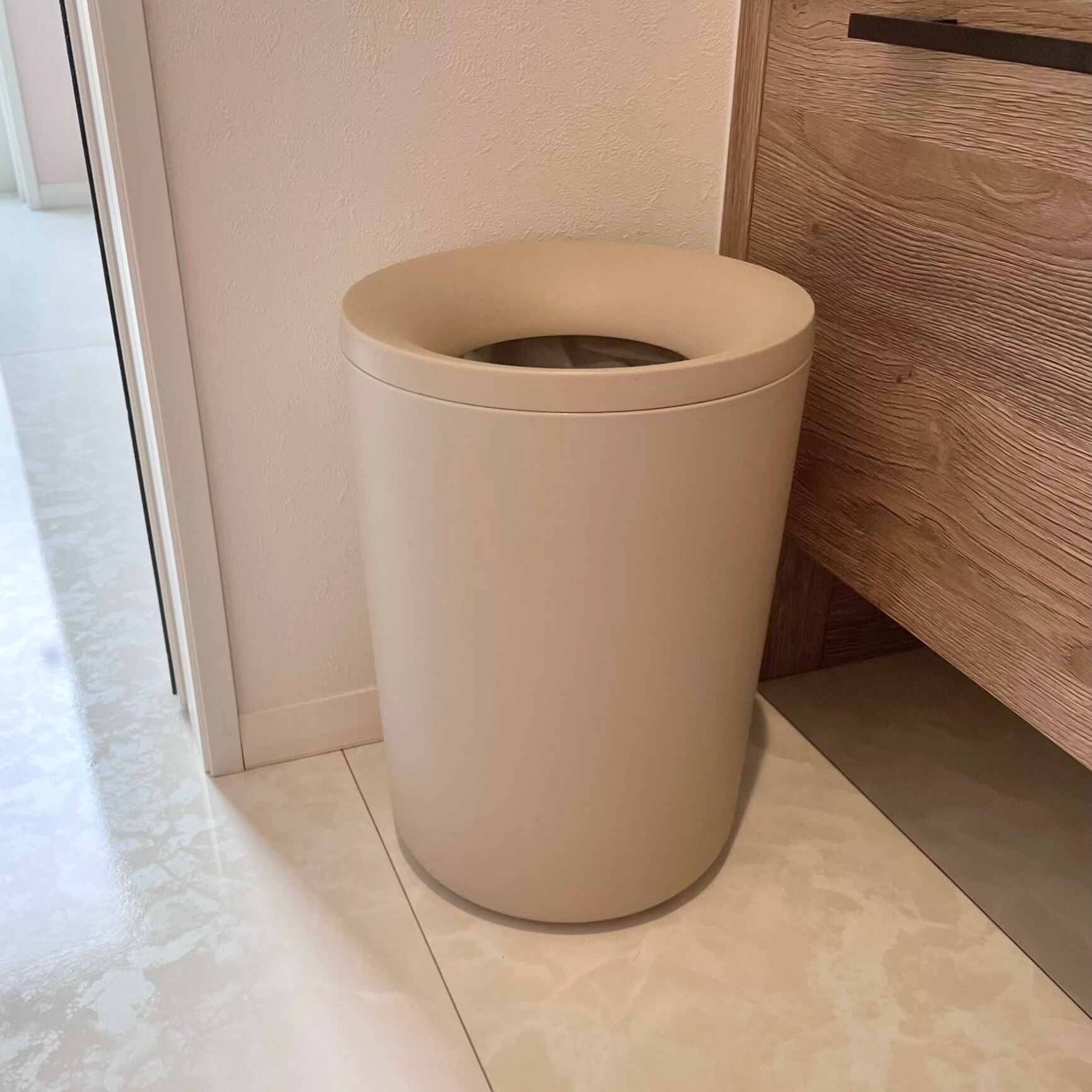 【KEYUCA公式店】ケユカ pistダストボックス 10L[インテリア雑貨 ゴミ箱 寝室 部屋用 円形 無地 シンプル おしゃれ ごみ箱 かわいい 白 洗面所 ホワイト 見えにくい 和室 ...