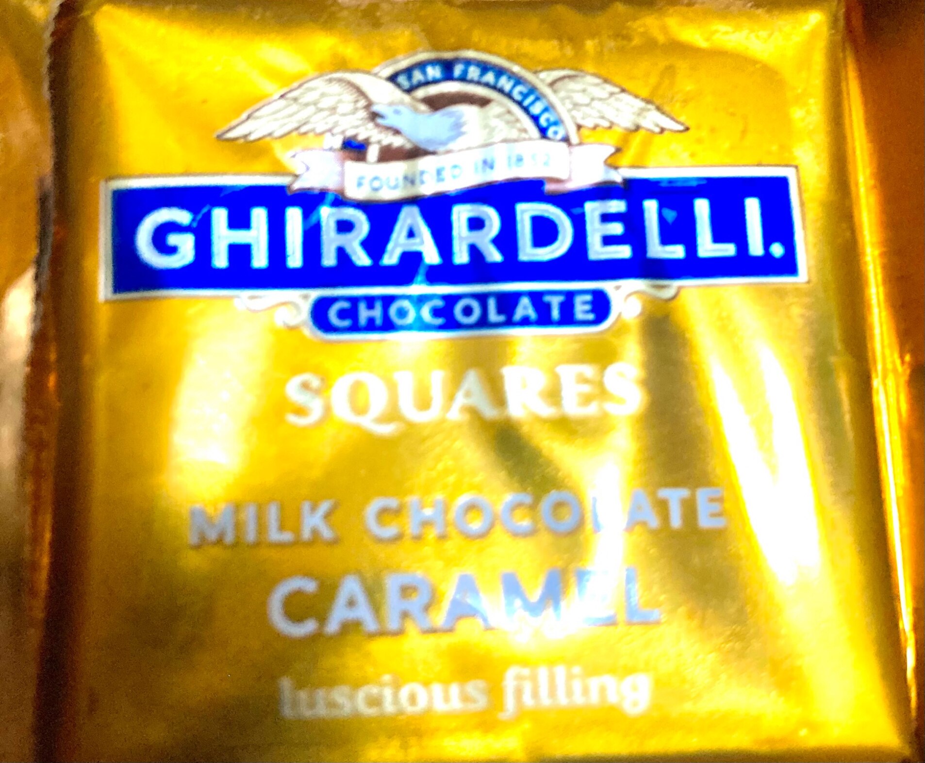 ギラデリ ミルクチョコレート キャラメルスクエア、5.32オンス ギフトバッグ Ghirardelli Milk Chocolate ...