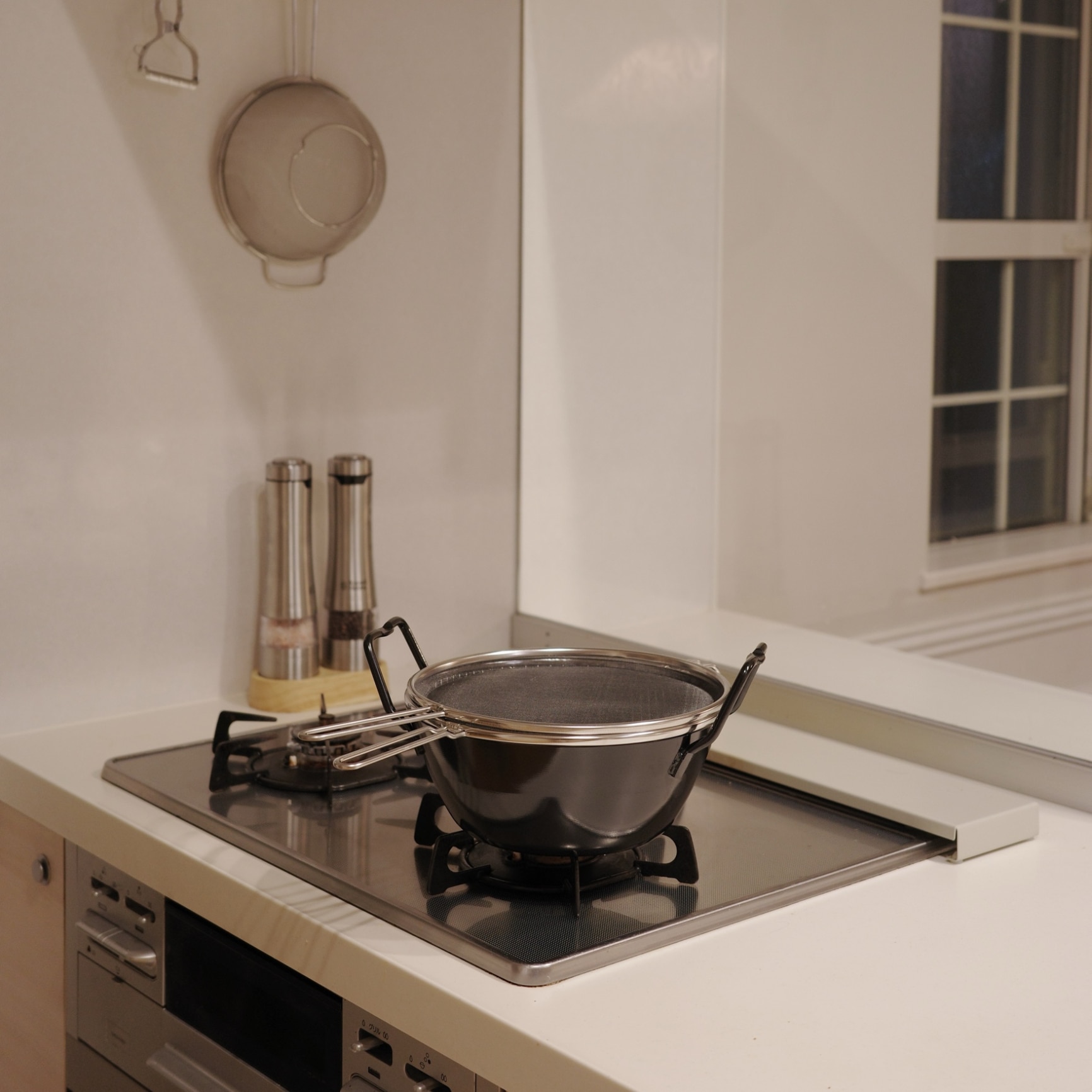 \楽天1位／ 【レビュー特典付】ラバーゼ 揚げ鍋 22cm 3点セット 有元葉子 日本製 油きり 網 油はね 防止ネット ガス火対応 IH対応 電磁調理器対応 labase 両手鍋 てんぷら鍋 ...