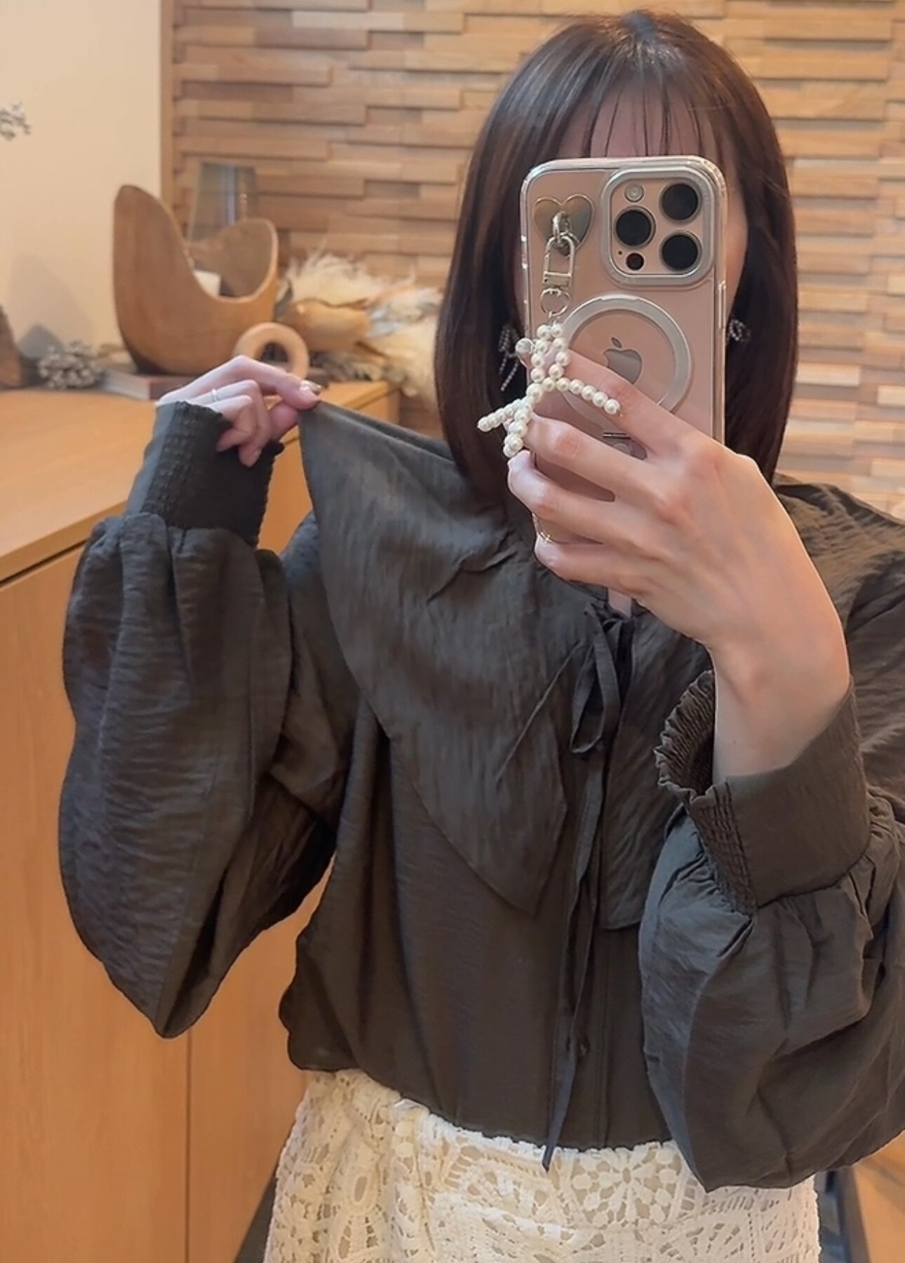 【宅配便A】【送料無料】ボリューム袖 フリルカラー シアー シャツ ブラウス レディース トップス フリル 体型カバー レーヨン 襟付き ...