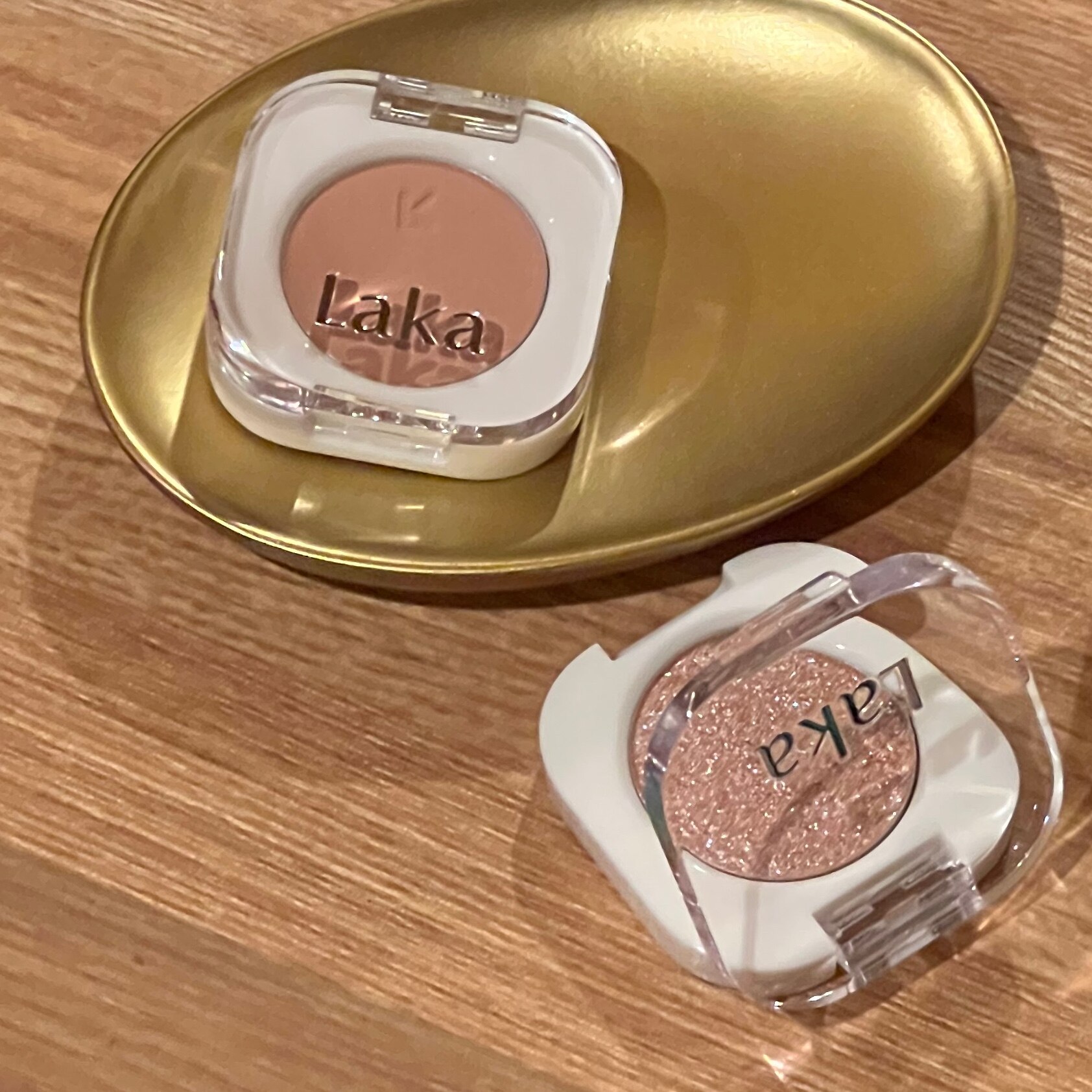 LAKA[NEW]ラカモノアイシャドウ【送料無料】