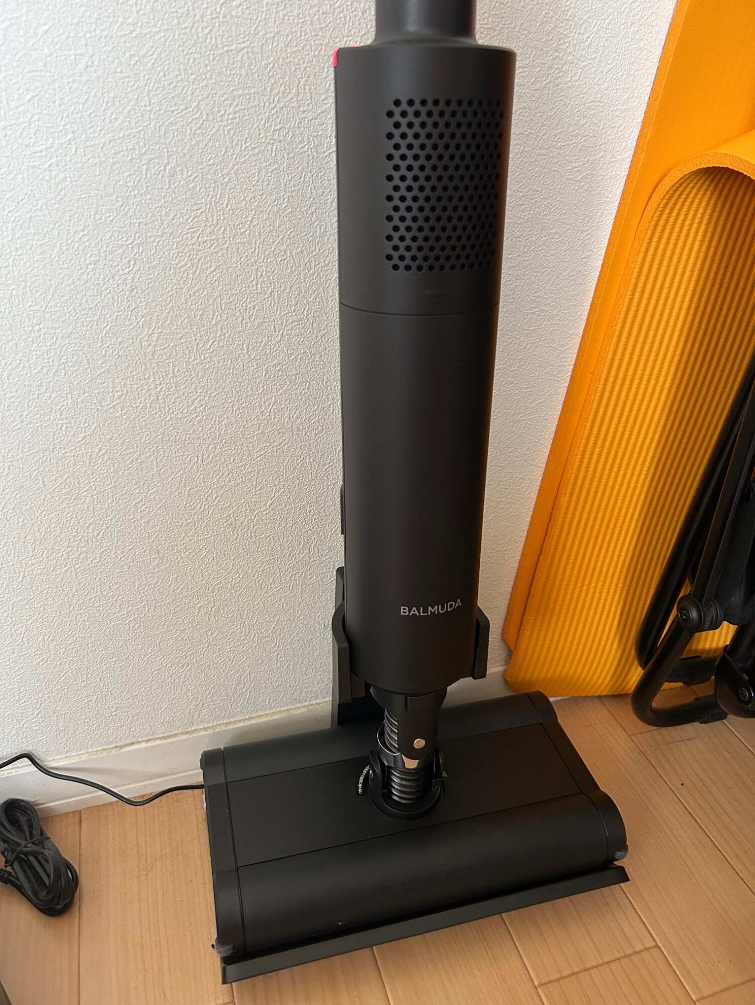 【在庫限り限定価格】掃除機 コードレス サイクロン 充電式BALMUDA The Cleaner バルミューダ ザ クリーナーC01A-WH C01A-BK 送料無料 正規品 P5倍スティック ...