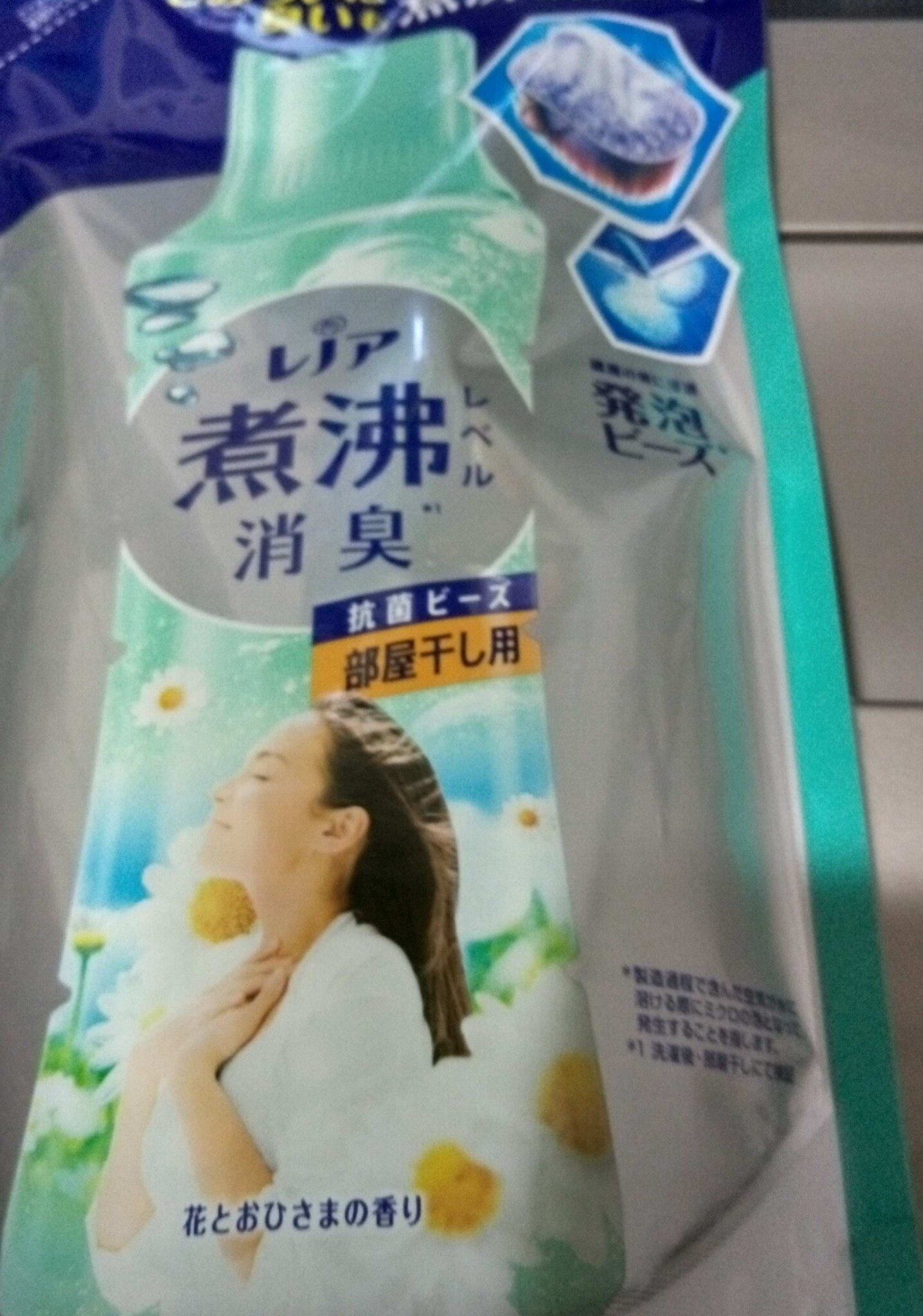 【令和・早い者勝ちセール】P&G レノア 煮沸レベル 消臭 抗菌ビーズ 部屋干し 花とおひさまの香り つめかえ用 365ml 洗たく用消臭芳香剤